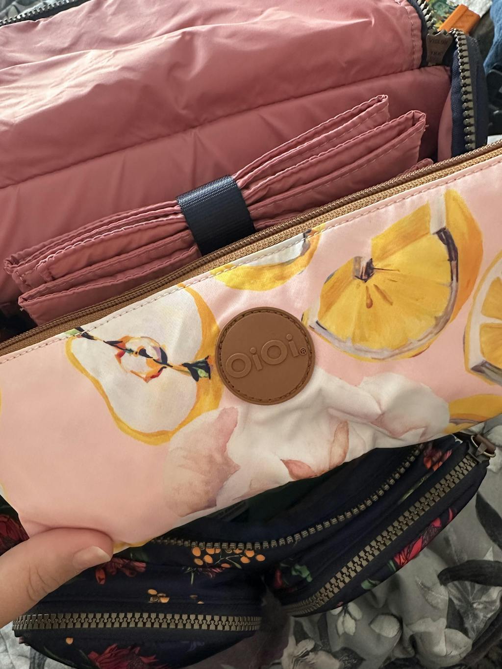 Fold-Up Pineapple Tote - Convenient and Stylish Accessory — OiOi