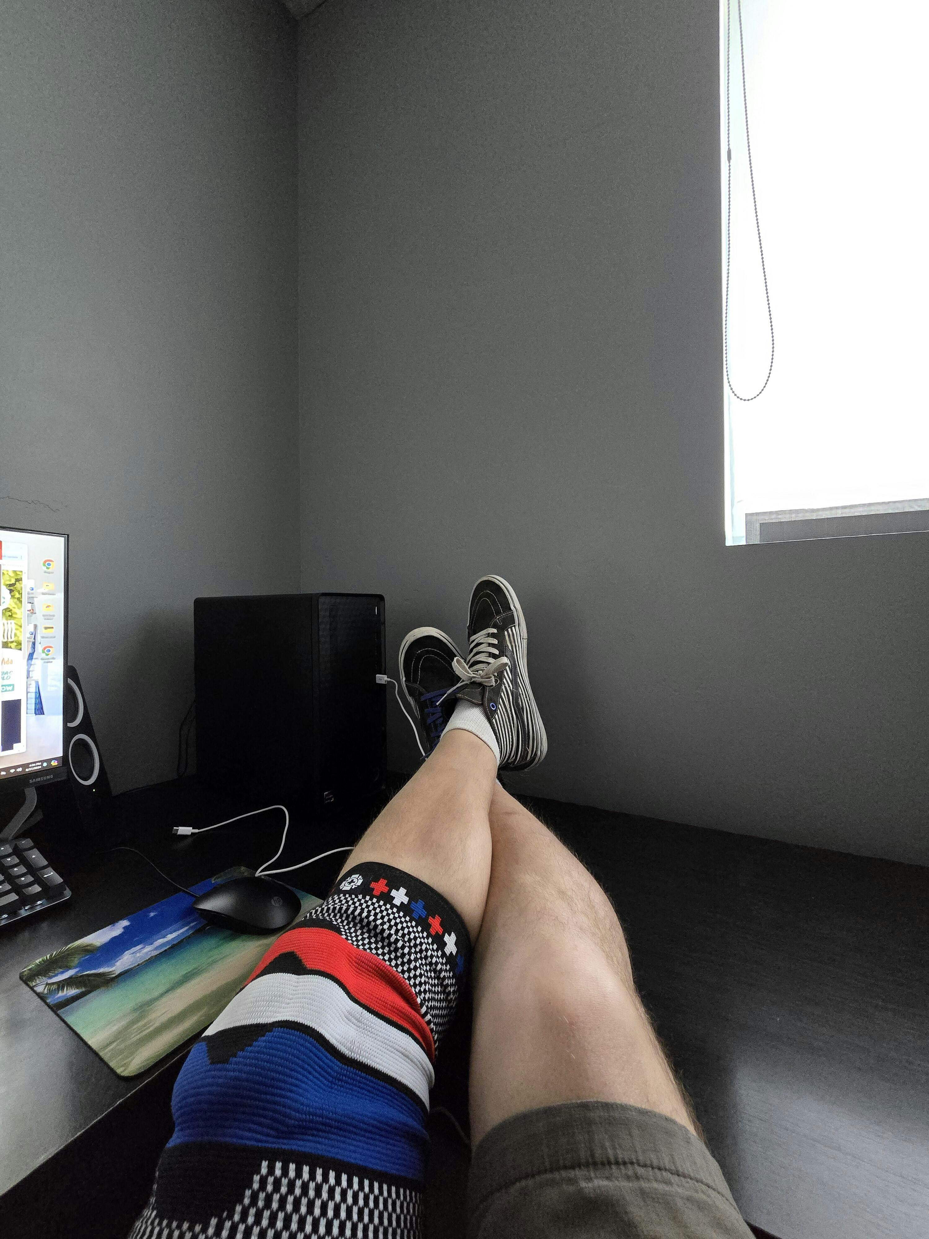 Compression Knee Sleeve – Old Bones Therapy