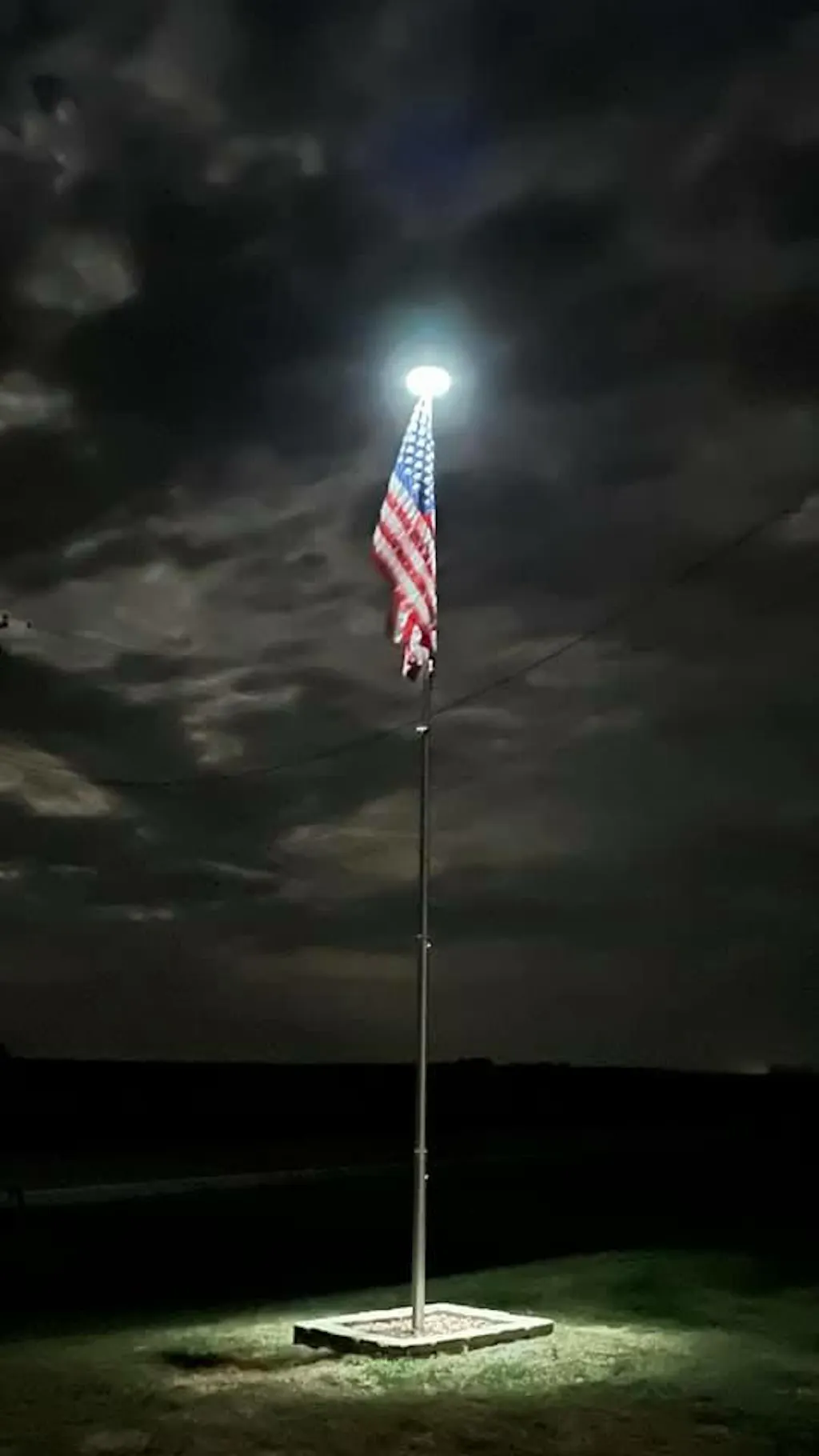 Sirius Solar Power Flagpole Light – OldGloryFlagpole
