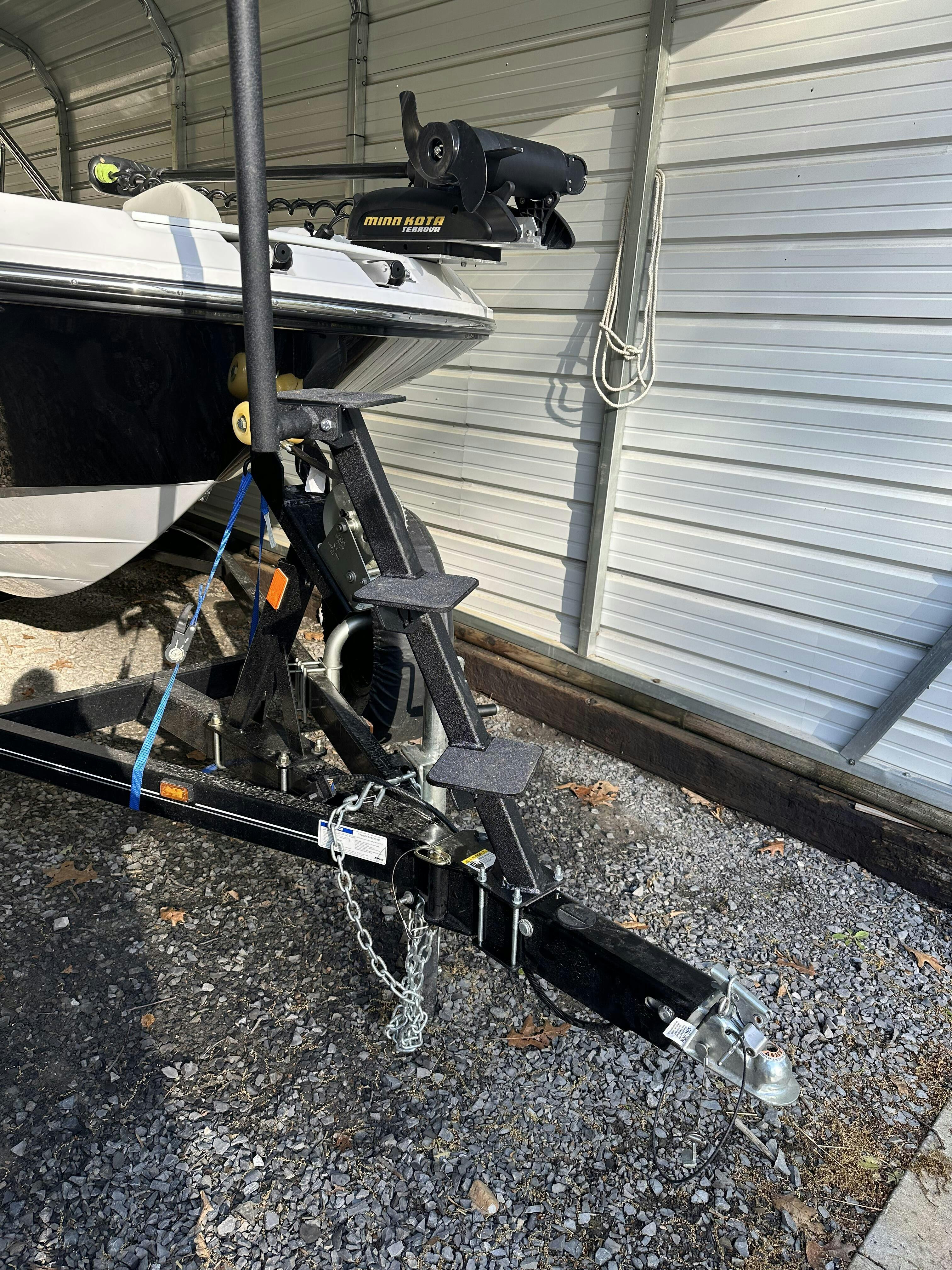 Deep "V" – Omega Boat Step