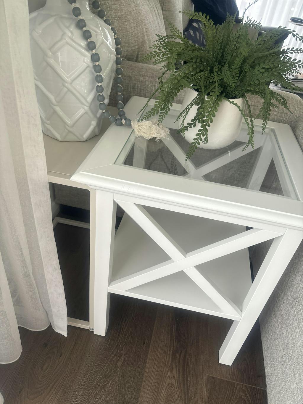 Sorrento Hamptons Square Side Table W/ Glass Top White – OneWorld Collection