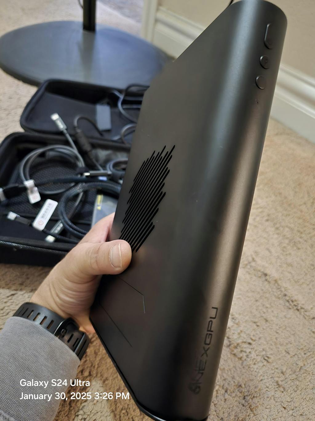 OneXGPU 2 Ultimate eGPU with AMD Radeon RX 7800M | High-Performance ...