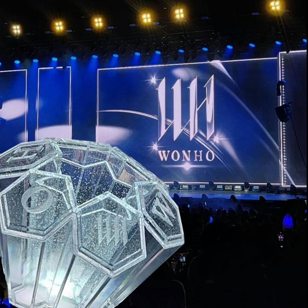 Buy NewJeans Official Lightstick (Binky Bong) | Oppa Store