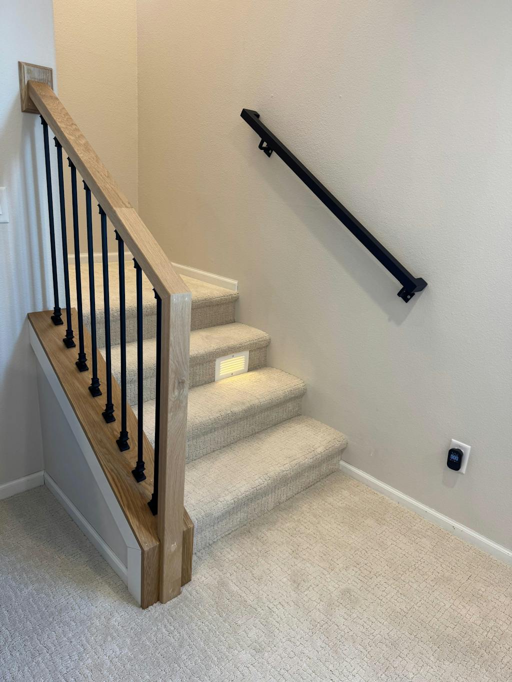 Modern 1.5"x1.5" Square, Black Metal Handrail For Stairs
