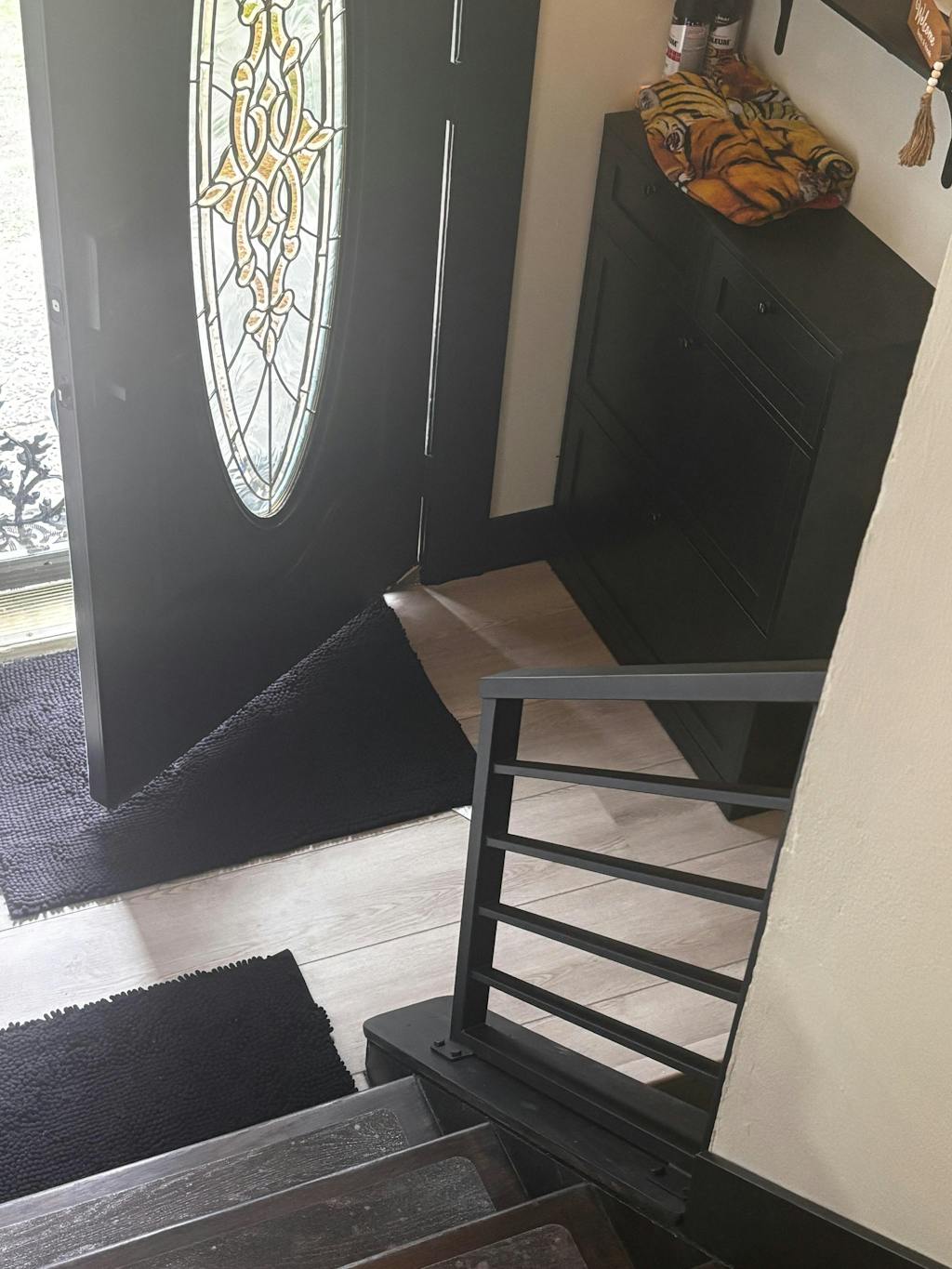 Angled Horizontal Stair Railing / Sloped Stair Banister