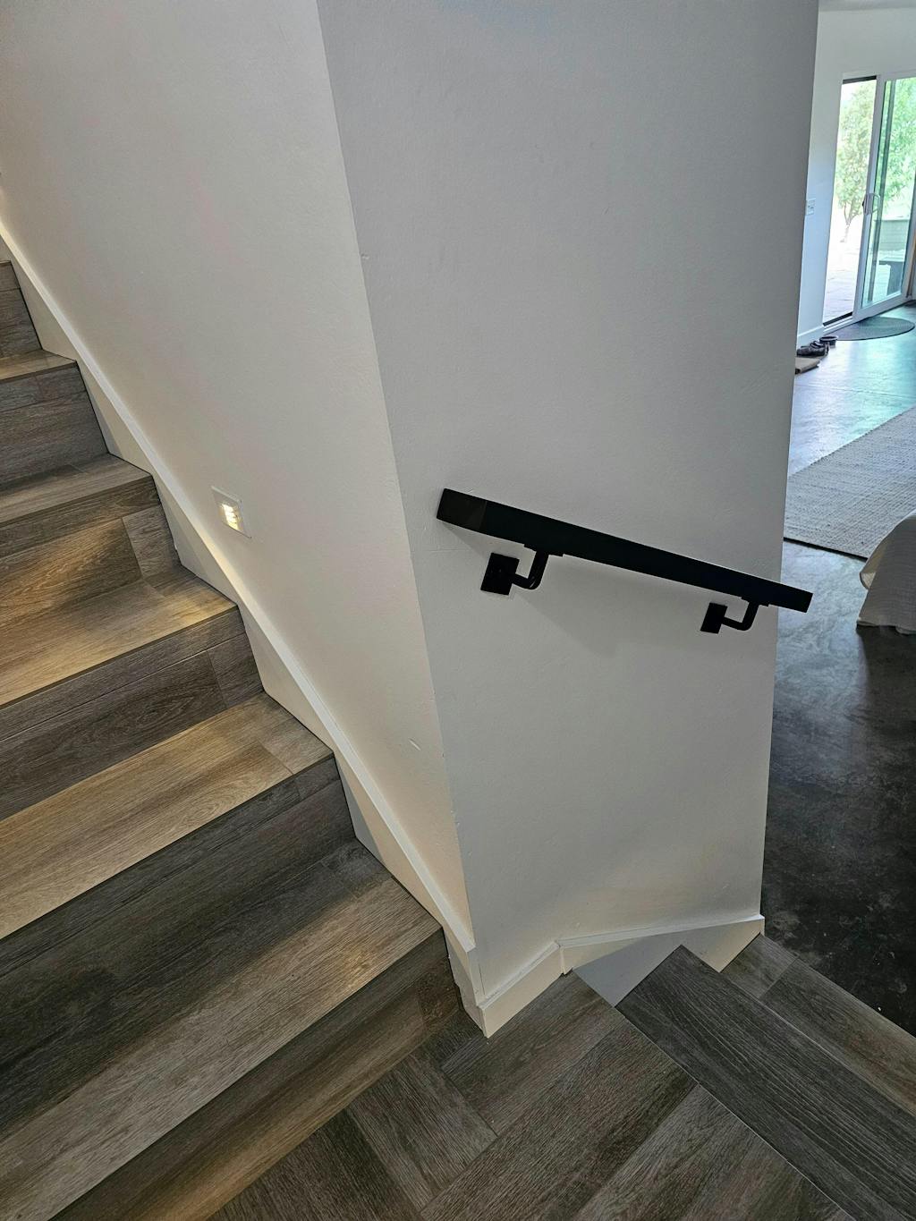 Modern 1.5"x1.5" Square, Black Metal Handrail For Stairs