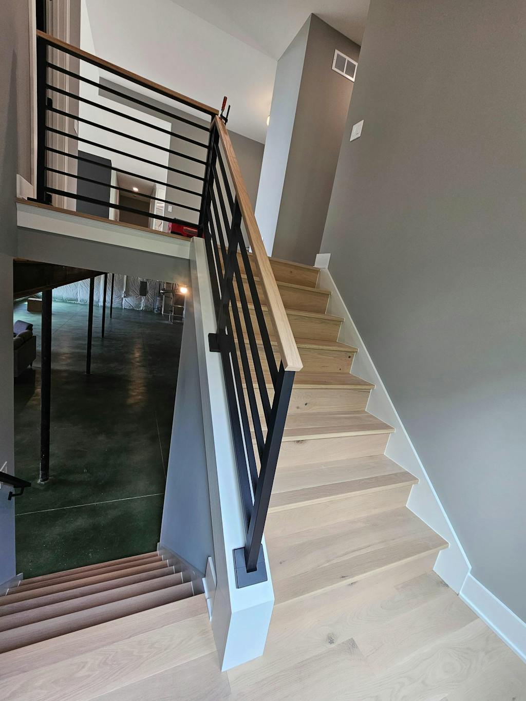 Angled Horizontal Stair Railing / Sloped Stair Banister