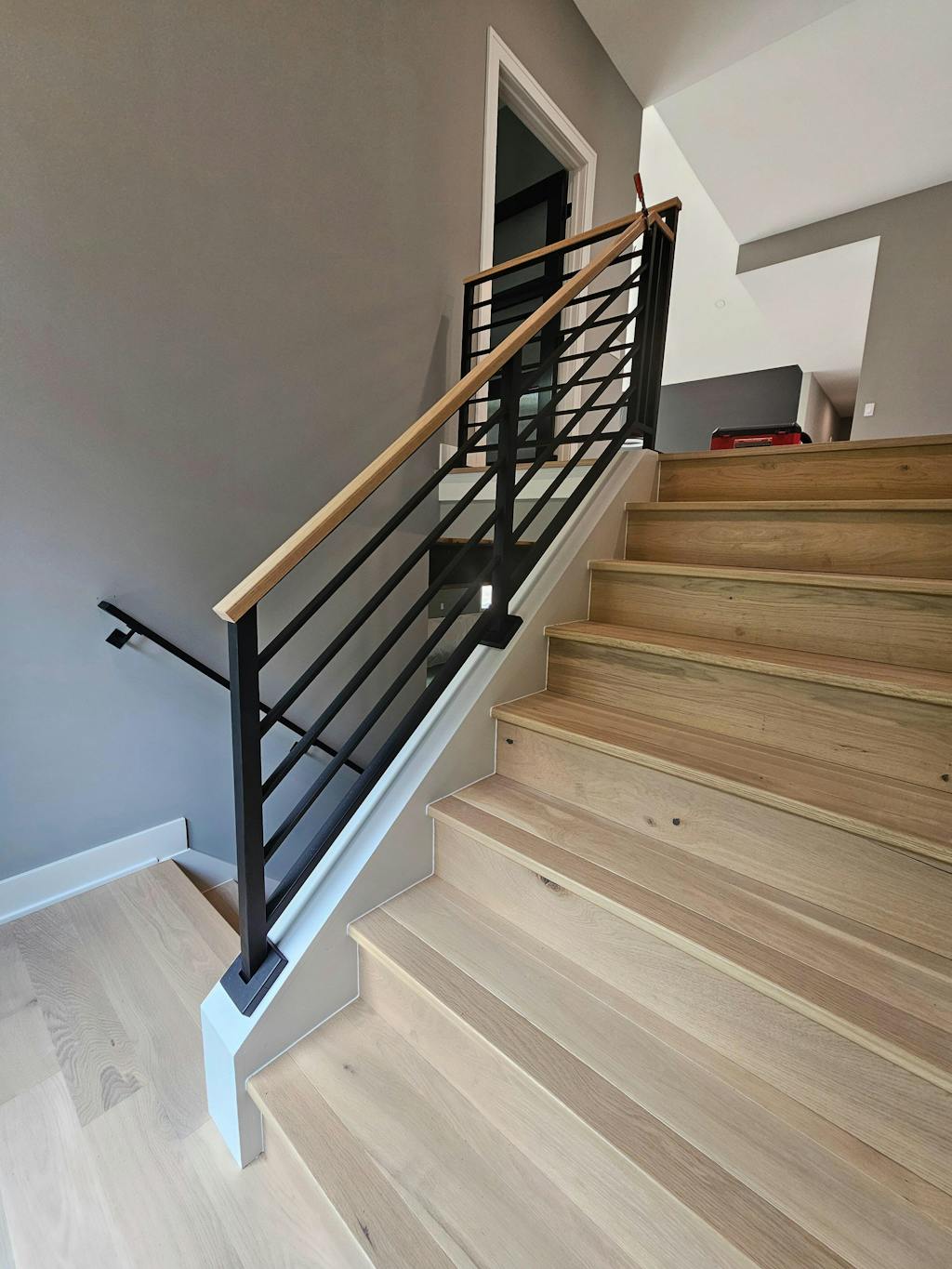 Angled Horizontal Stair Railing / Sloped Stair Banister