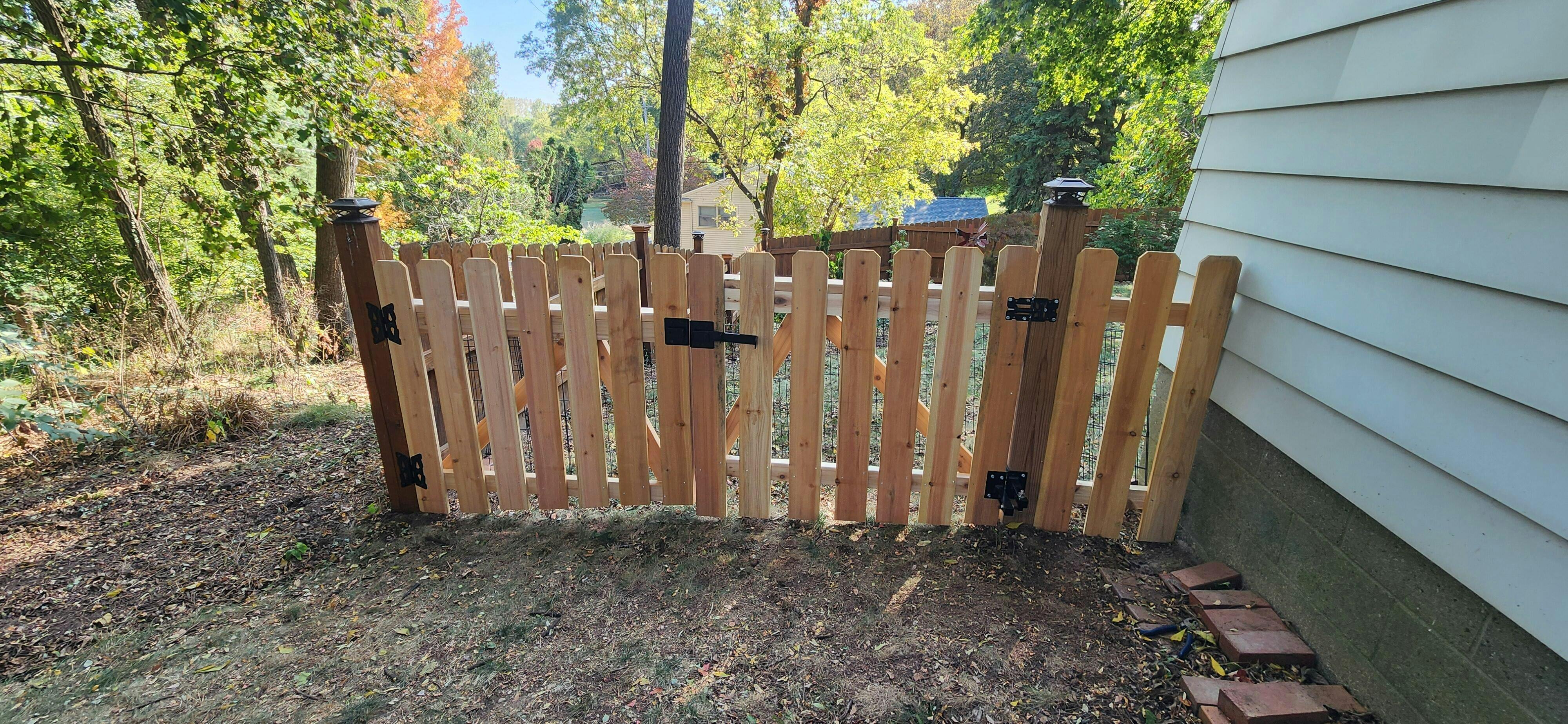 Uphill Hinge Kit (Includes 1 upper and 1 lower hinge for 1 gate leaf ...