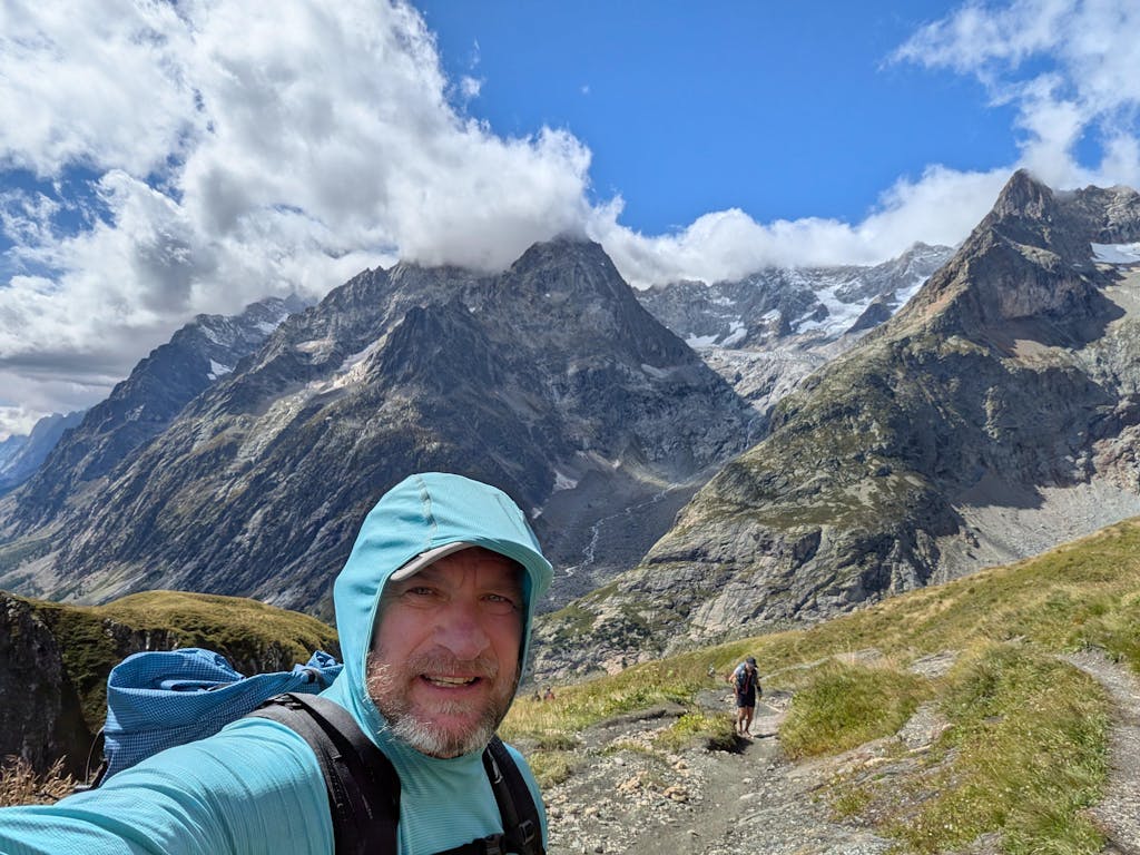 Shadowlight Carbon 60 Backpack – OutdoorVitals