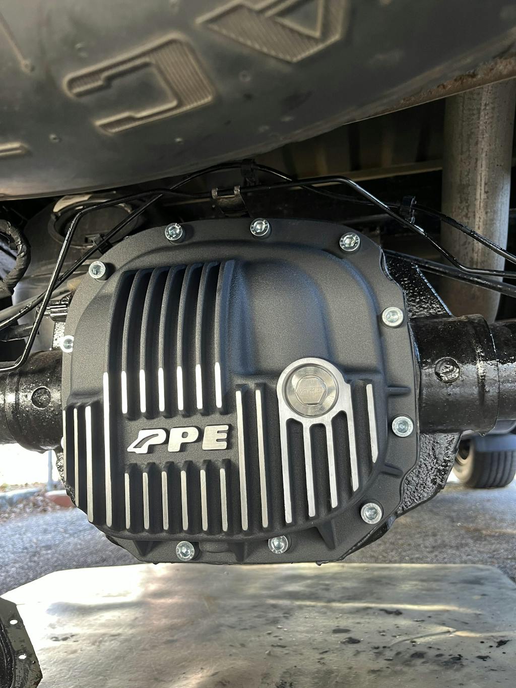 Cast Aluminum Rear Differential Cover Heavy Duty, Ford FL3Z-4033-A – Pacific Performance Engineering