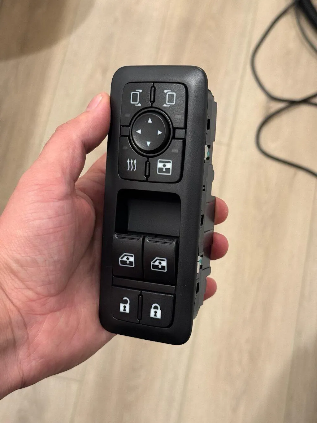 4057697C6 | Genuine International® Driver Door Switch Controller