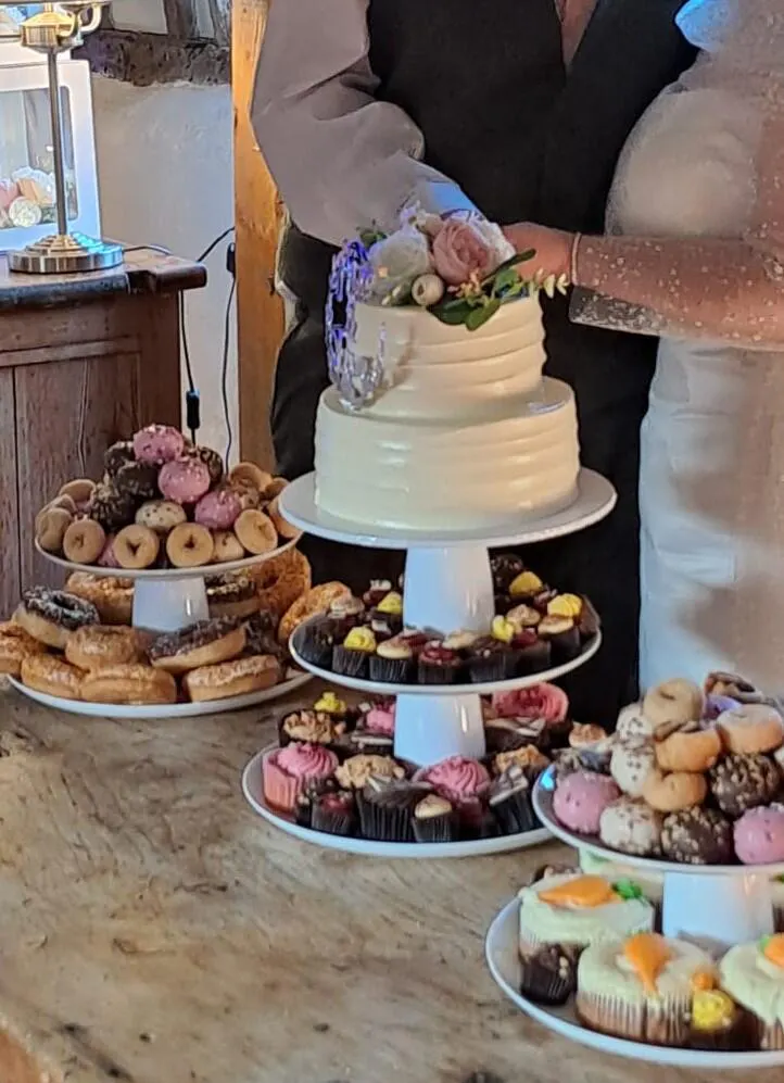 Vanilla Two Tier Wedding Cake | Nationwide Deliveries | Patisserie Valerie