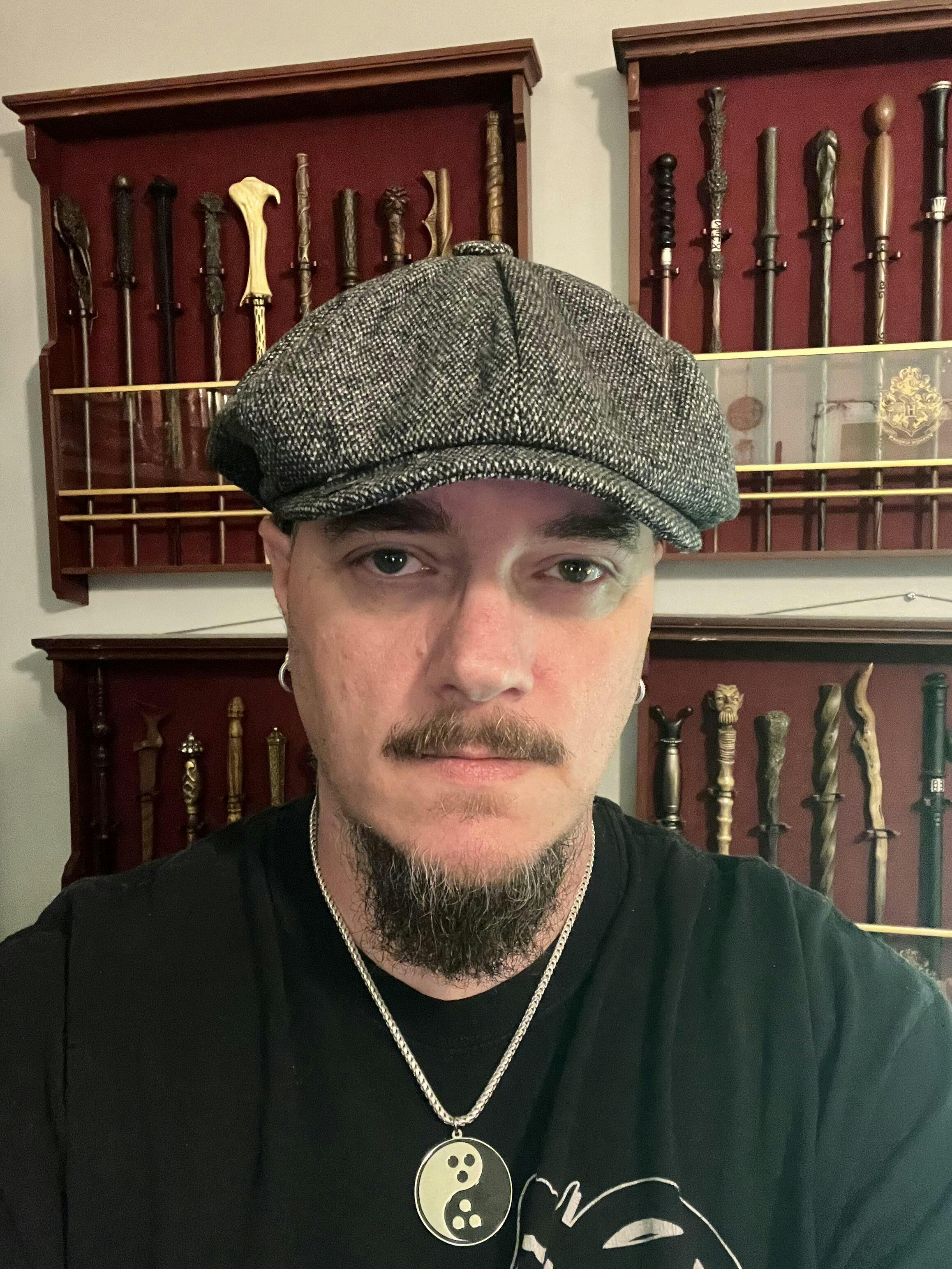 The Premium Razor – Peaky Hat