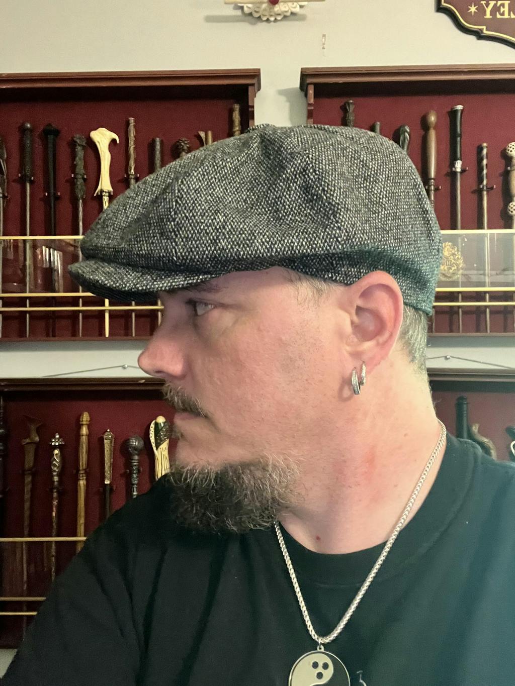 The Premium Razor – Peaky Hat