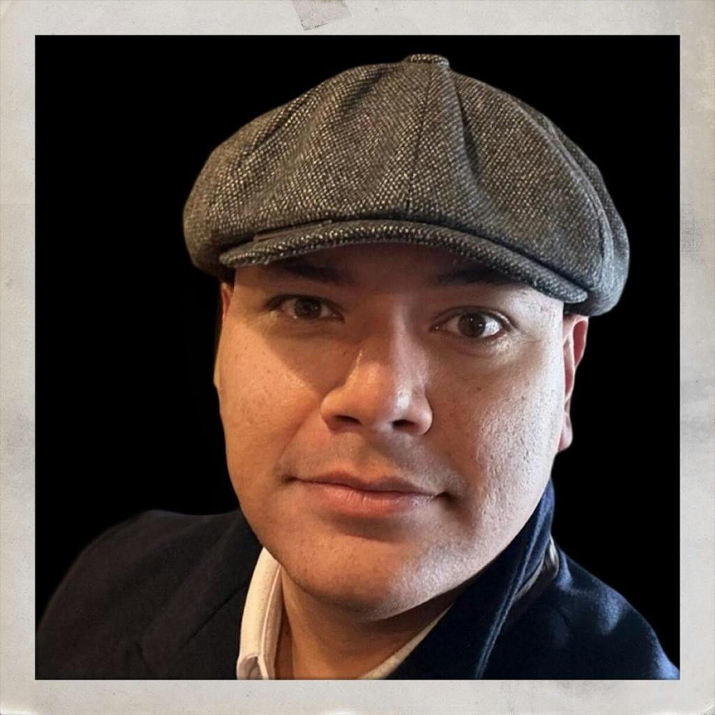 The Premium Razor – Peaky Hat