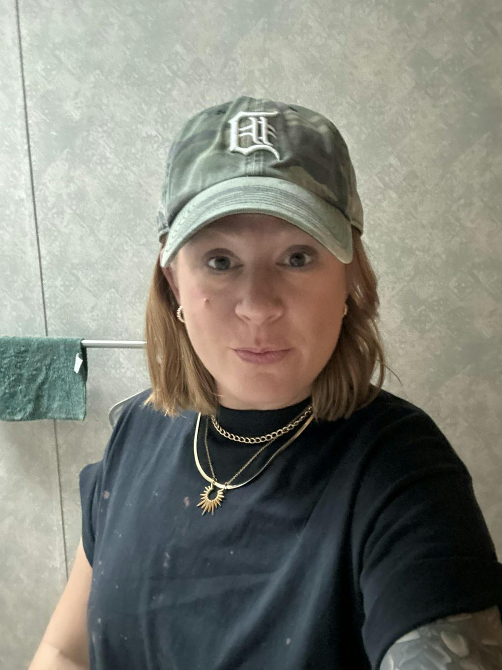 PEBBY BASICS BLEACHED OUT BLACK SIDE SLIT TEE – Pebby Forevee