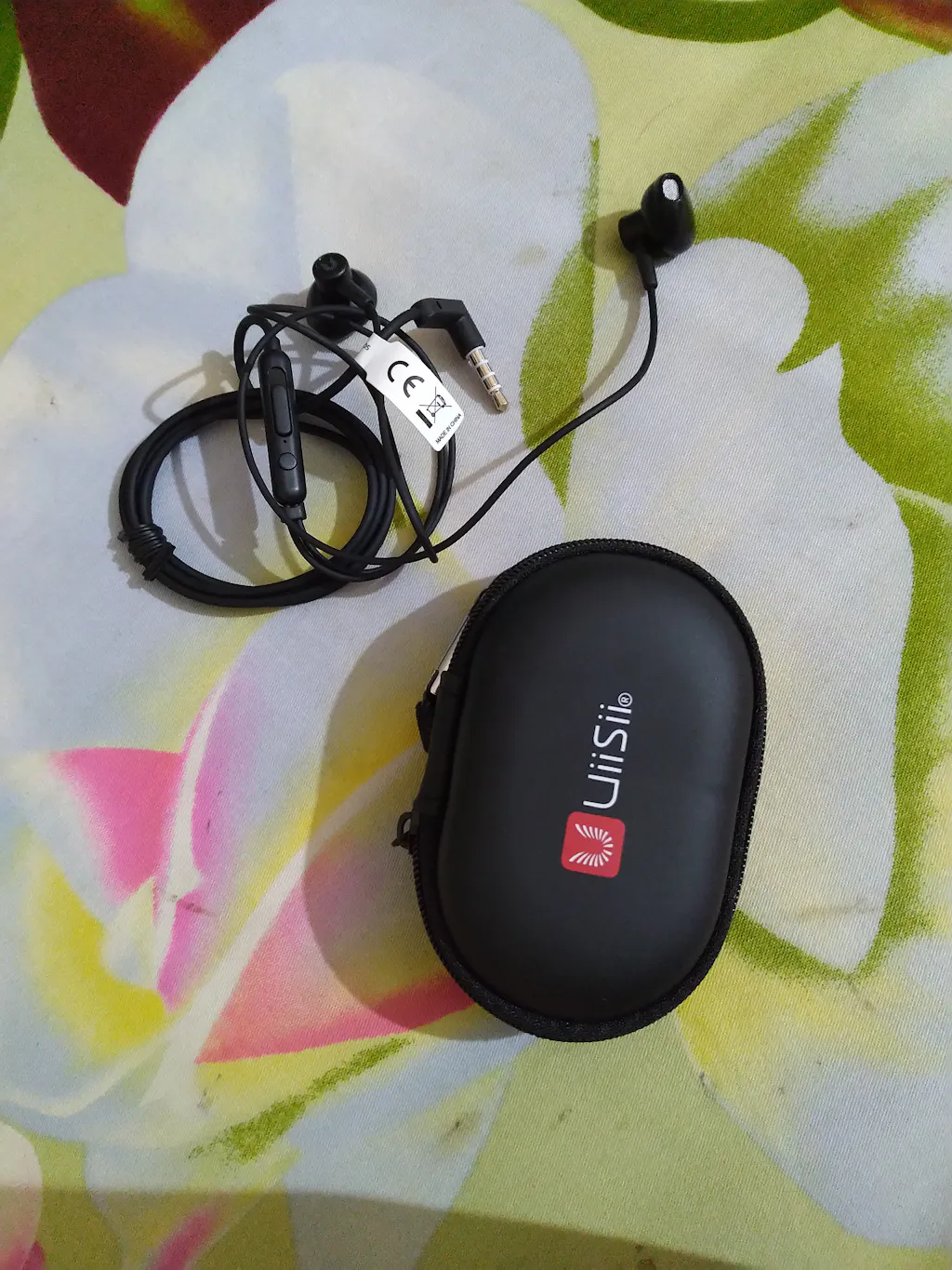 UiiSii HM12 In-Ear Earphone - Penguin.com.bd