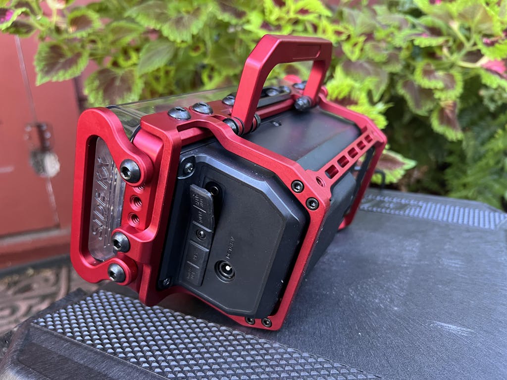 IC-705 RADIO CAGE – Peovi