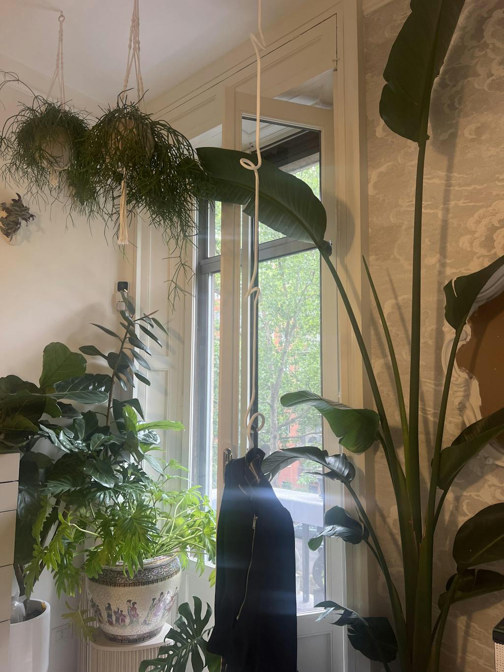 Hanging rope wardrobe | LOOP ROPE – PEPPERMINT