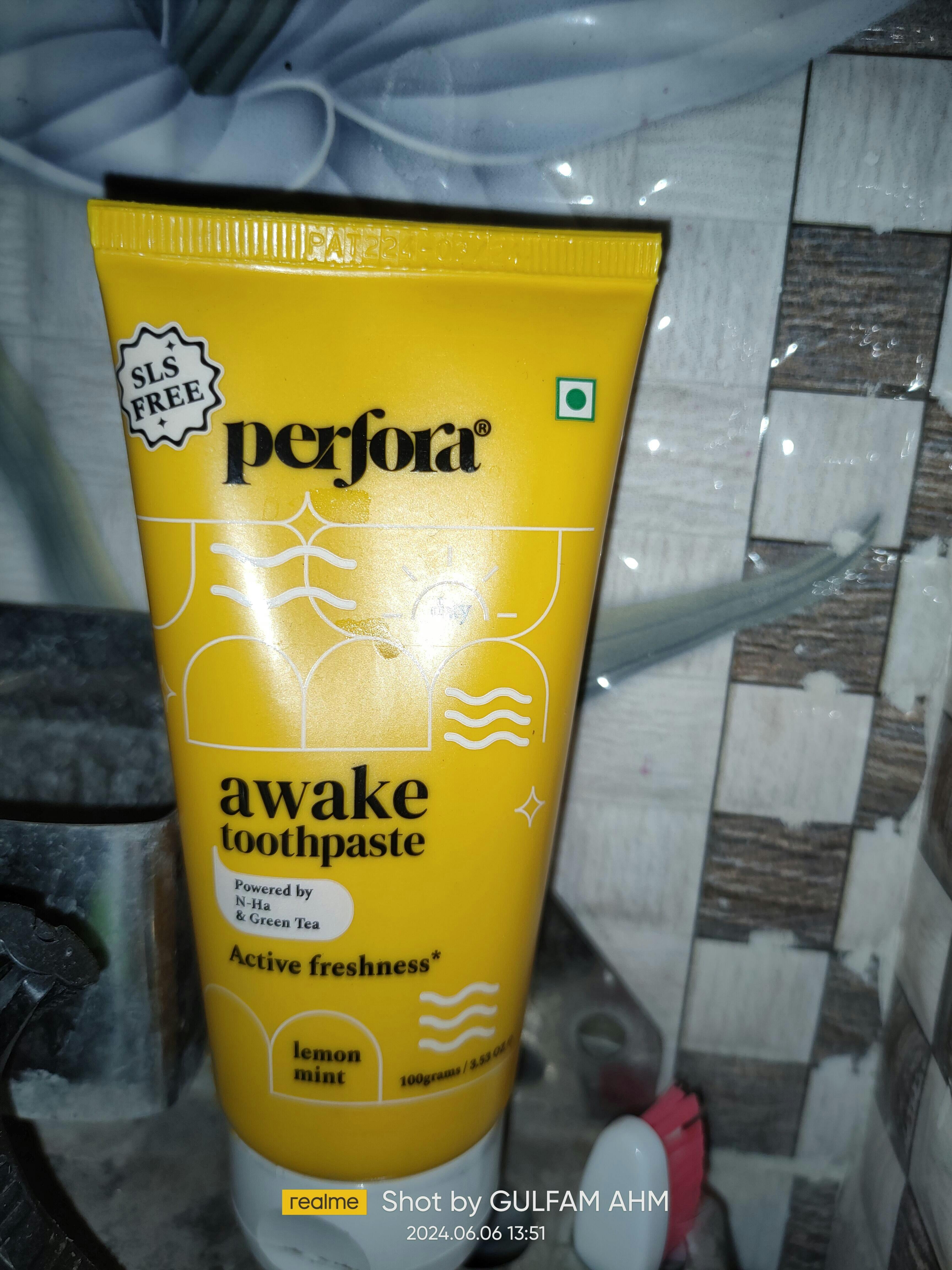 Buy Perfora's Awake Lemon Mint Toothpaste For Fresh Breath Online ...