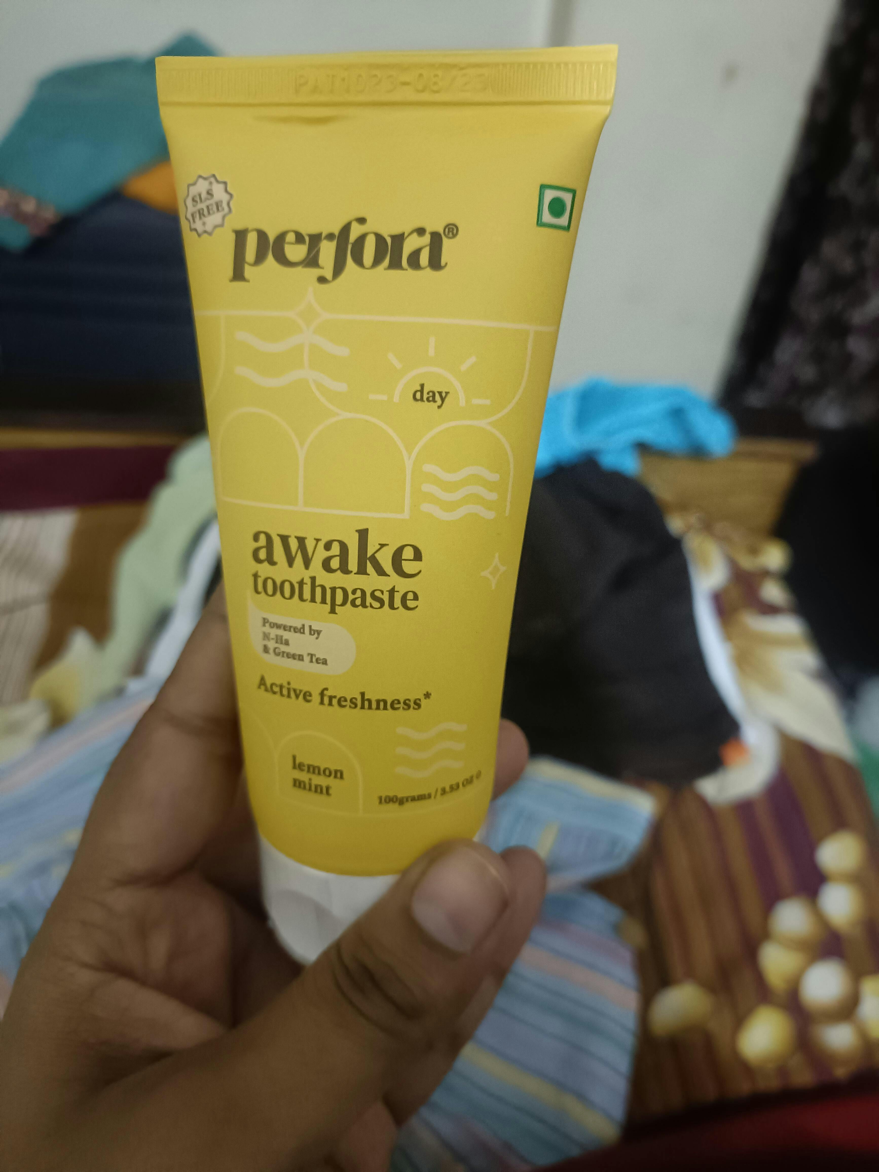 Buy Perfora's Awake Lemon Mint Toothpaste For Fresh Breath Online ...