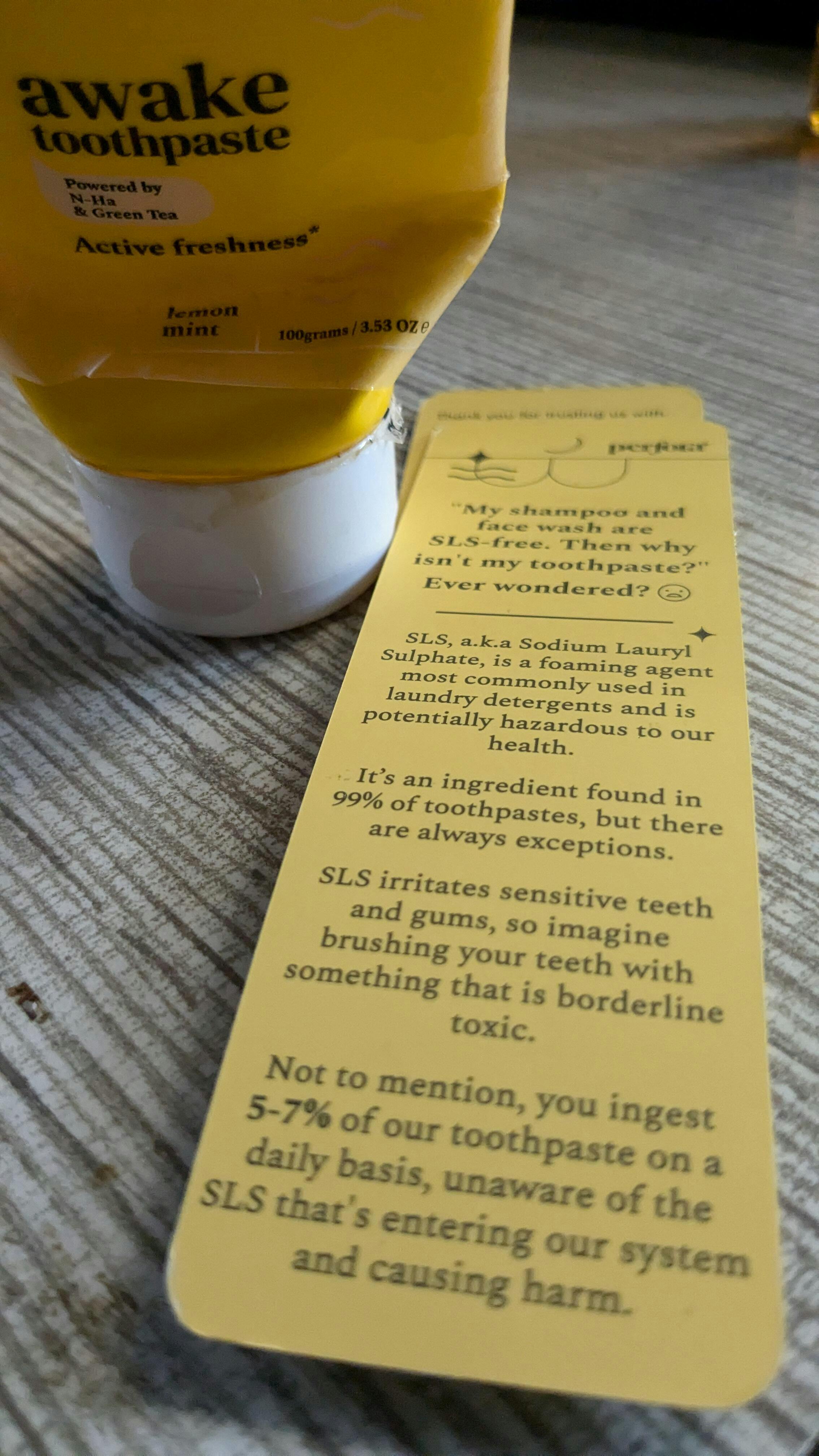 Buy Perfora's Awake Lemon Mint Toothpaste For Fresh Breath Online ...