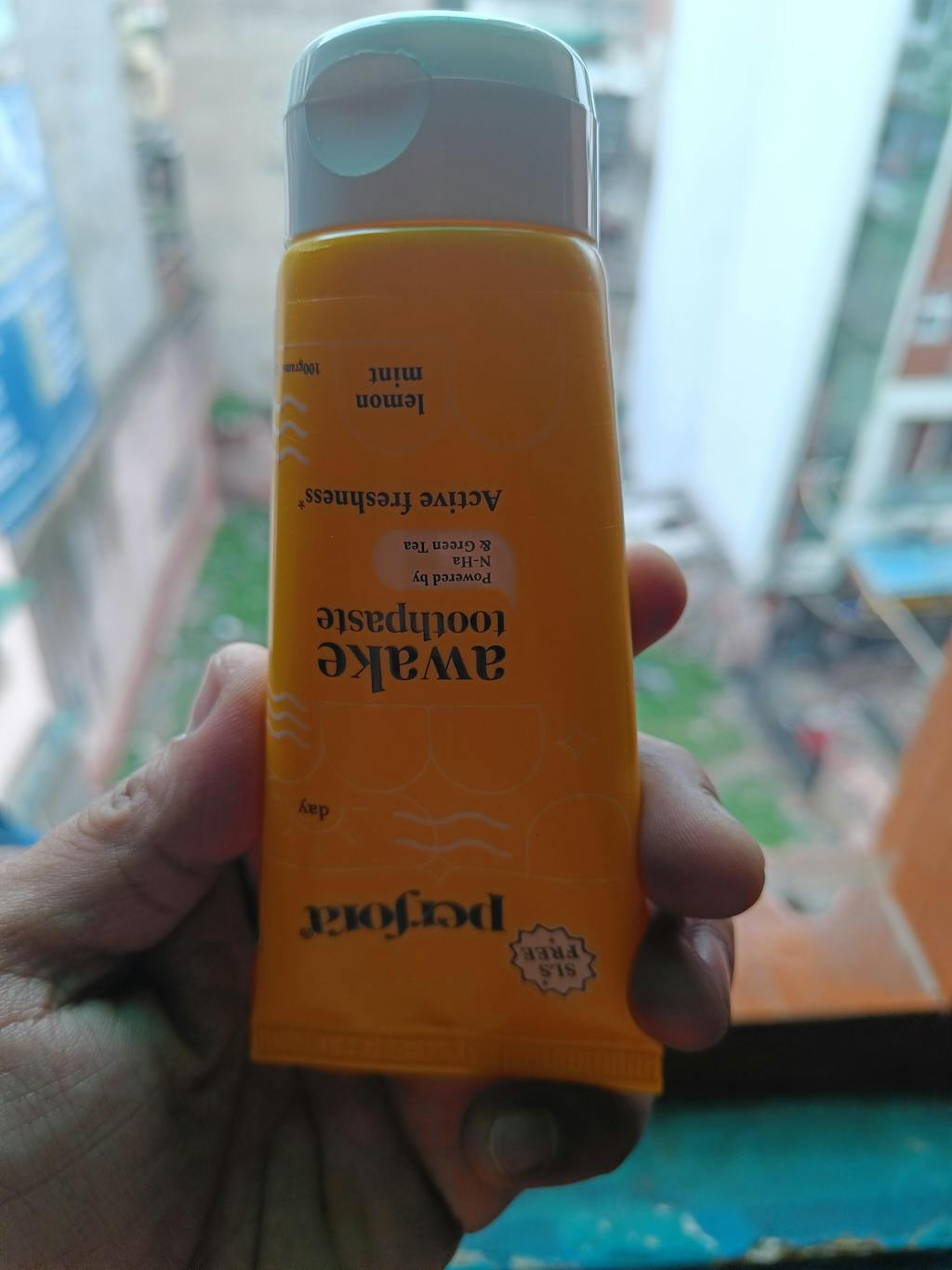 Buy Perfora's Awake Lemon Mint Flavoured Toothpaste Online – Perfora ...