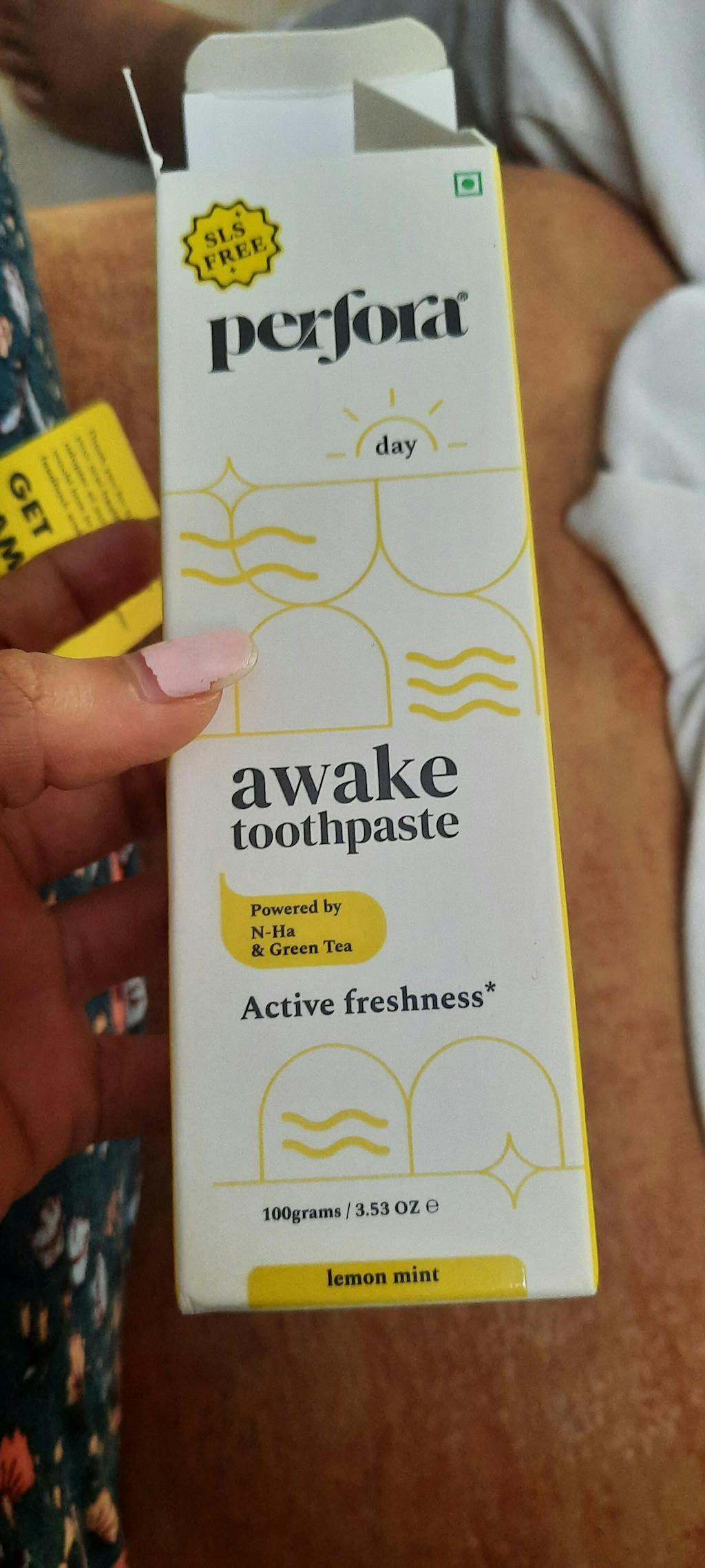 Buy Perfora's Awake Lemon Mint Toothpaste For Fresh Breath Online ...