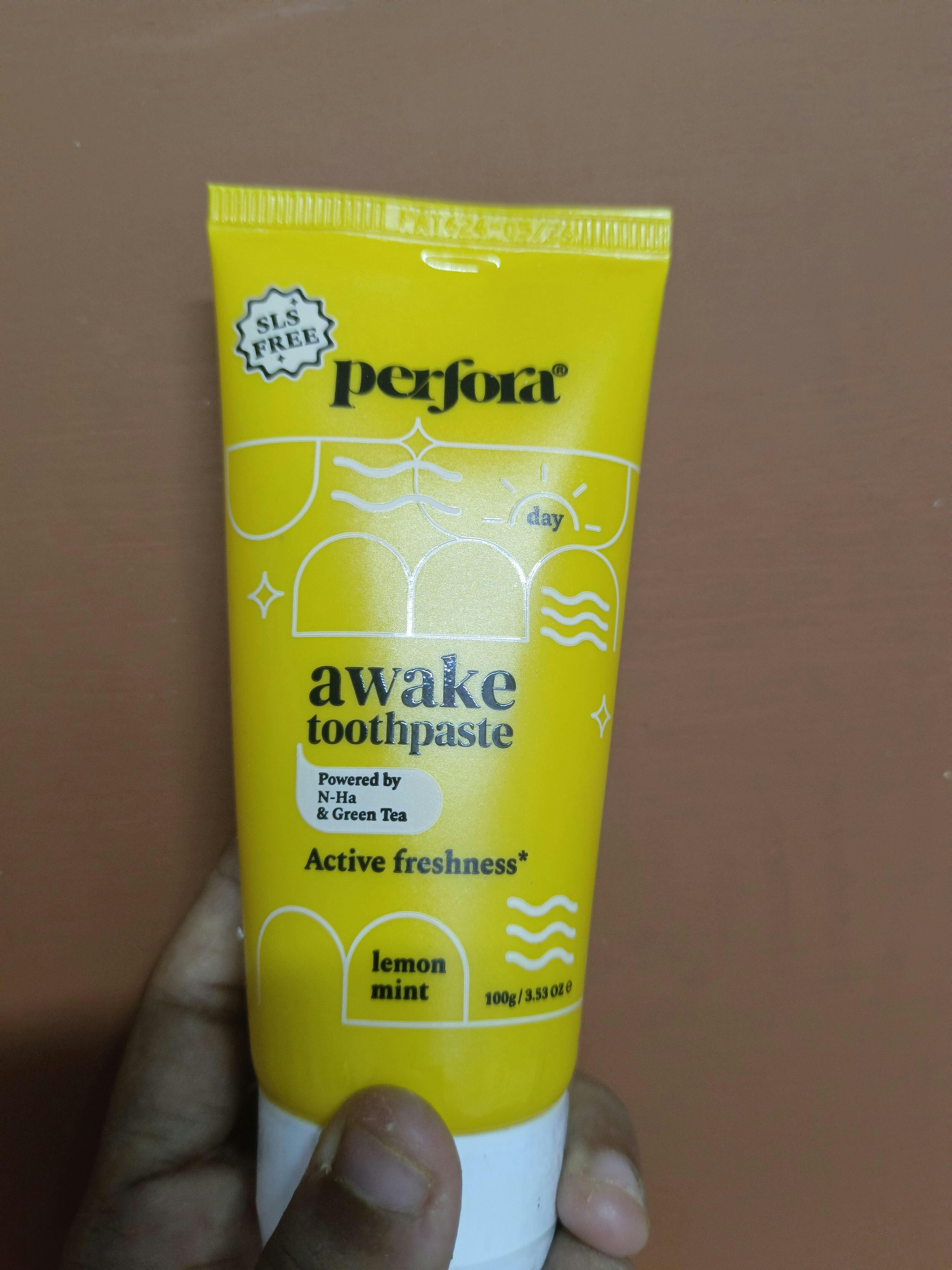 Buy Perfora's Awake Lemon Mint Toothpaste For Fresh Breath Online ...