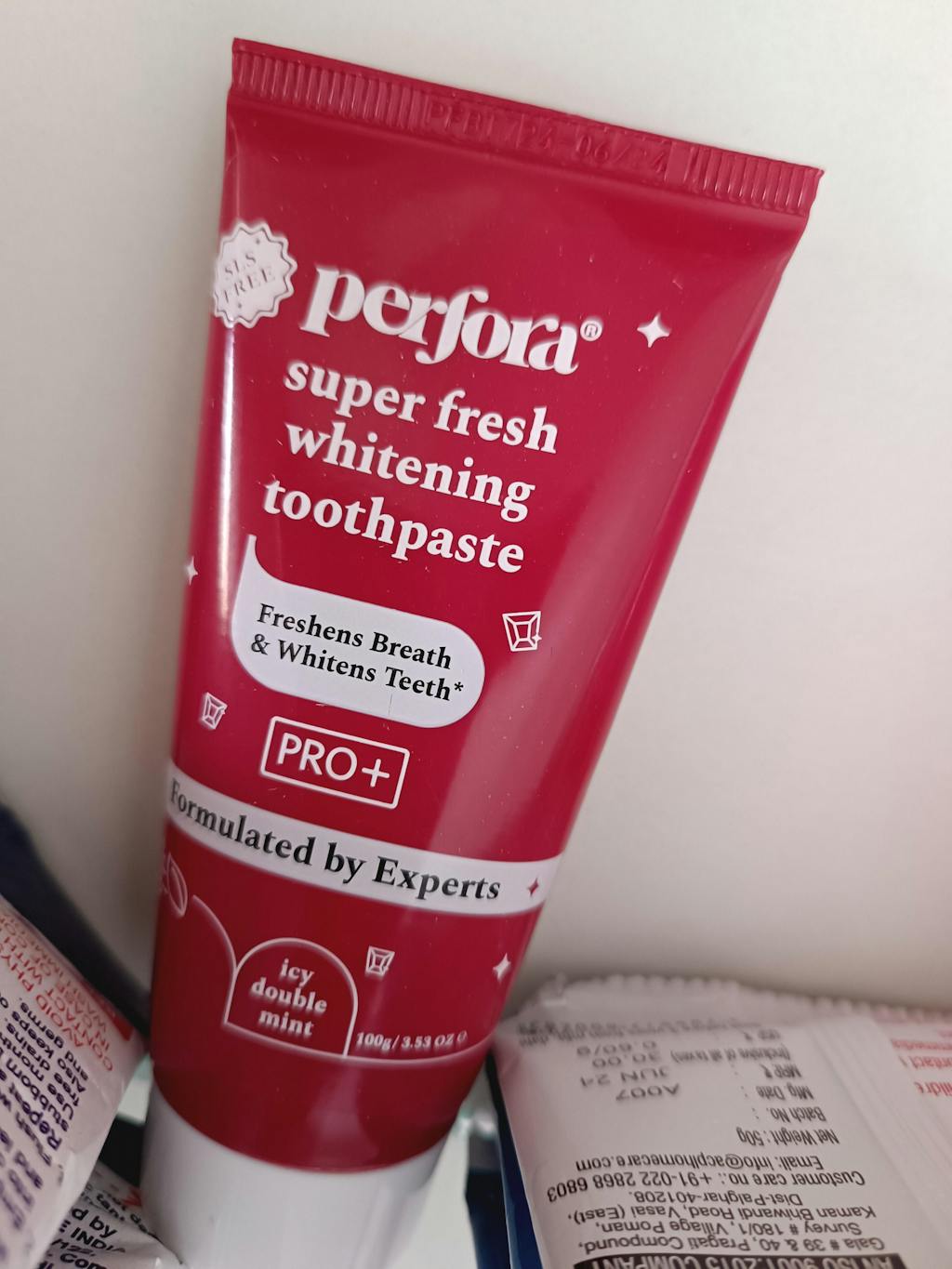 Buy Mint Teeth Whitening Toothpaste For Yellow Teeth – Perfora - Oral ...