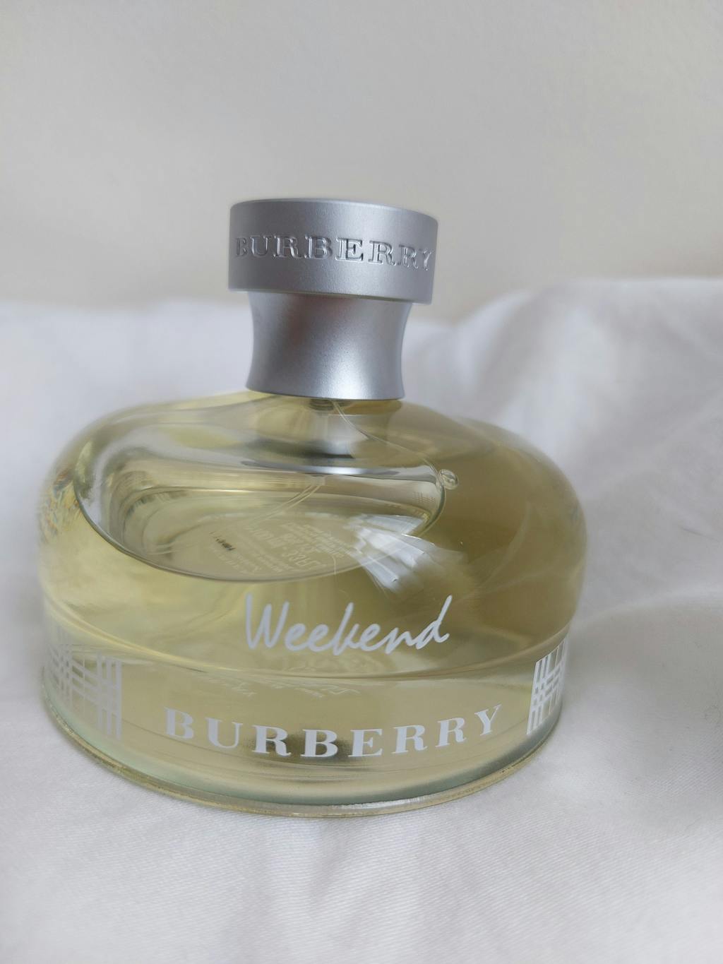 Buy Burberry Weekend Women EDP 100ml for P3895.00 Only!