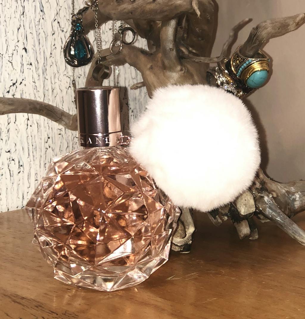 Ari Perfume by Ariana Grande for Women in Canada – Perfumeonline.ca