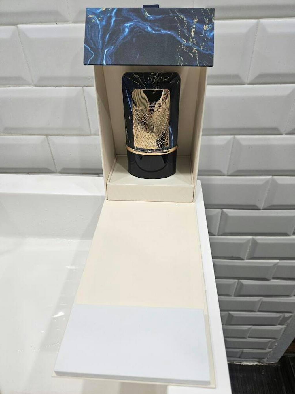 Lattafa Al Nashma Caprice Perfume For Men By Lattafa – Perfumeonline.ca