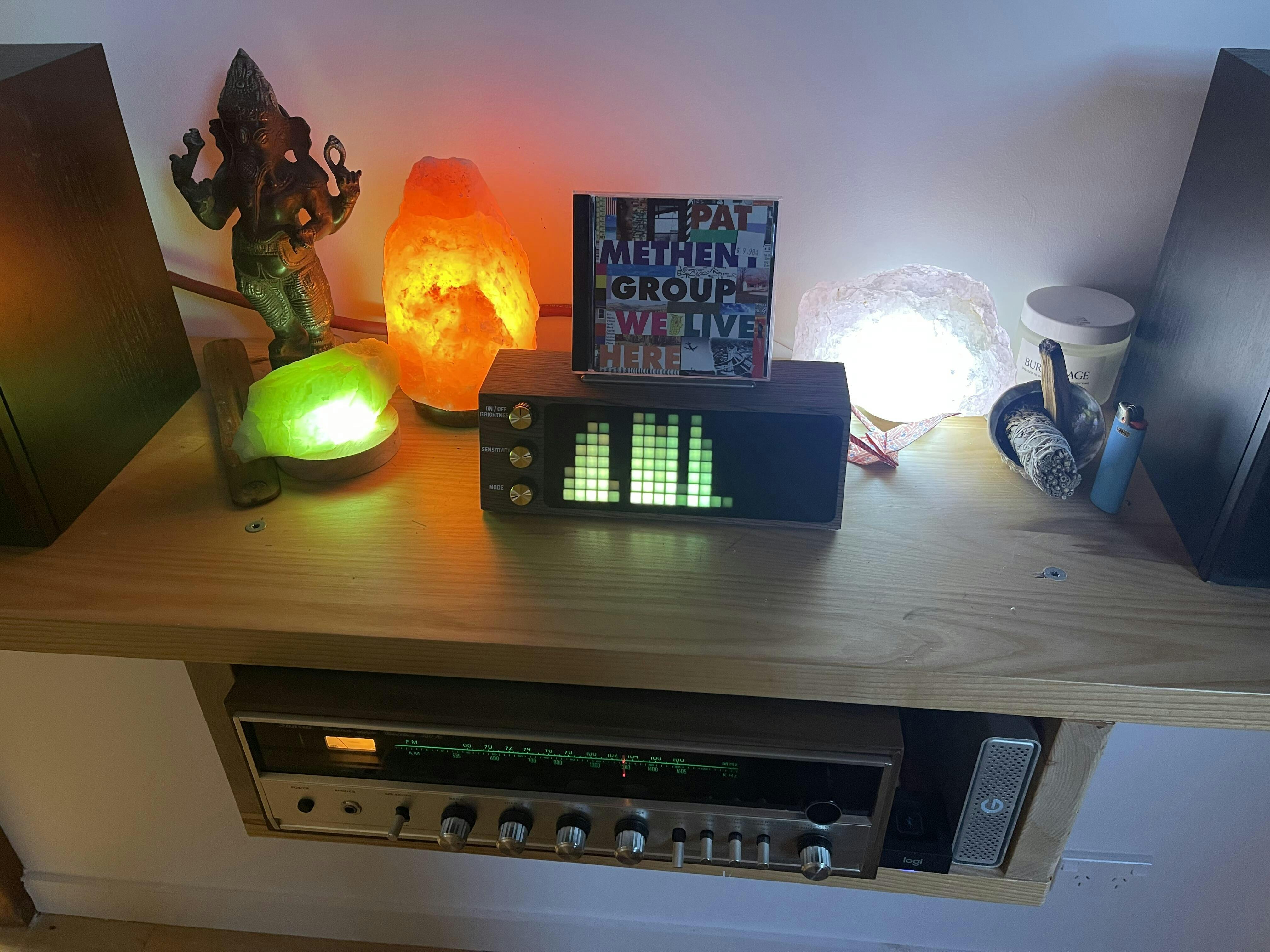 Smart Now Playing Vinyl Record Stand – PETRU