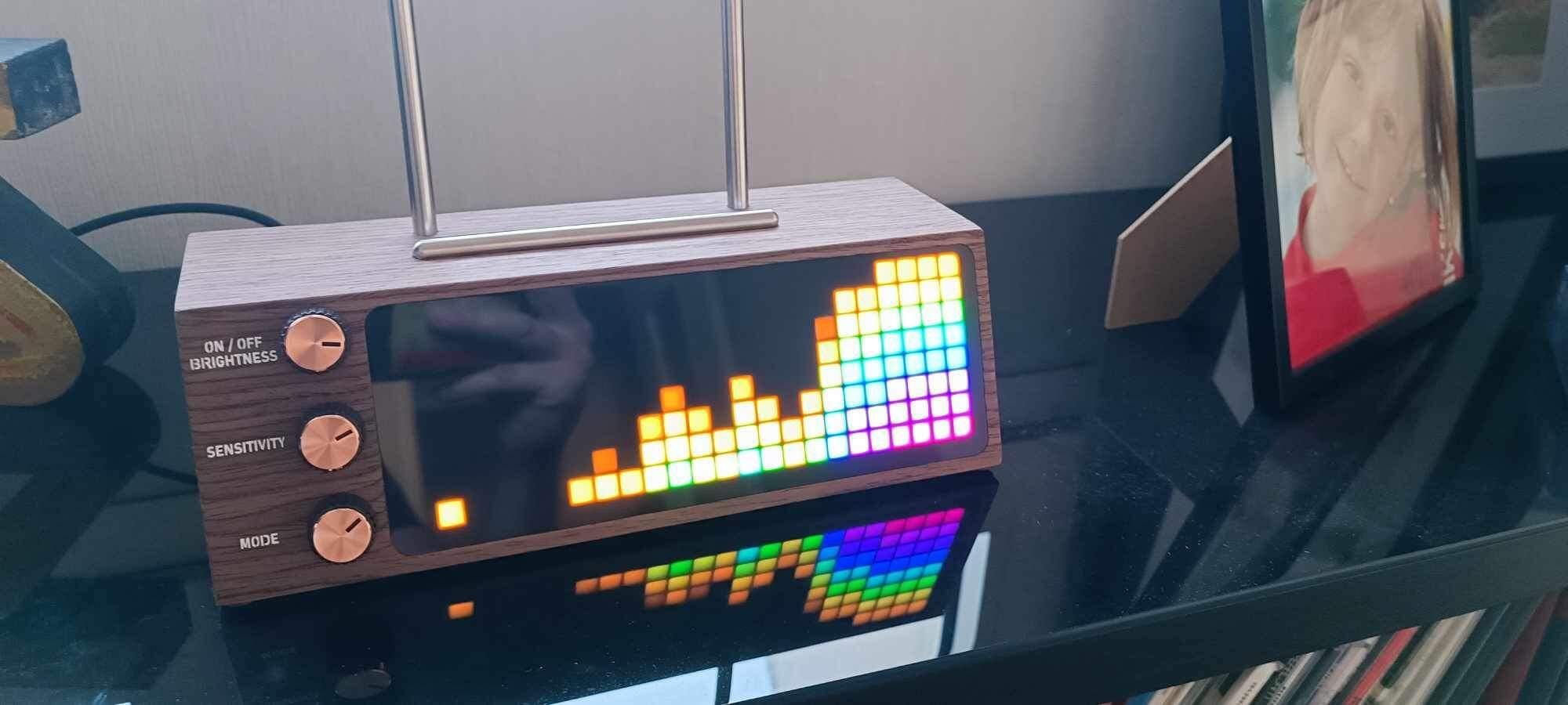 Smart Now Playing Vinyl Record Stand – PETRU