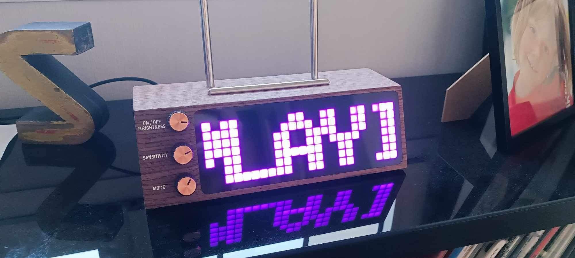 Smart Now Playing Vinyl Record Stand – PETRU