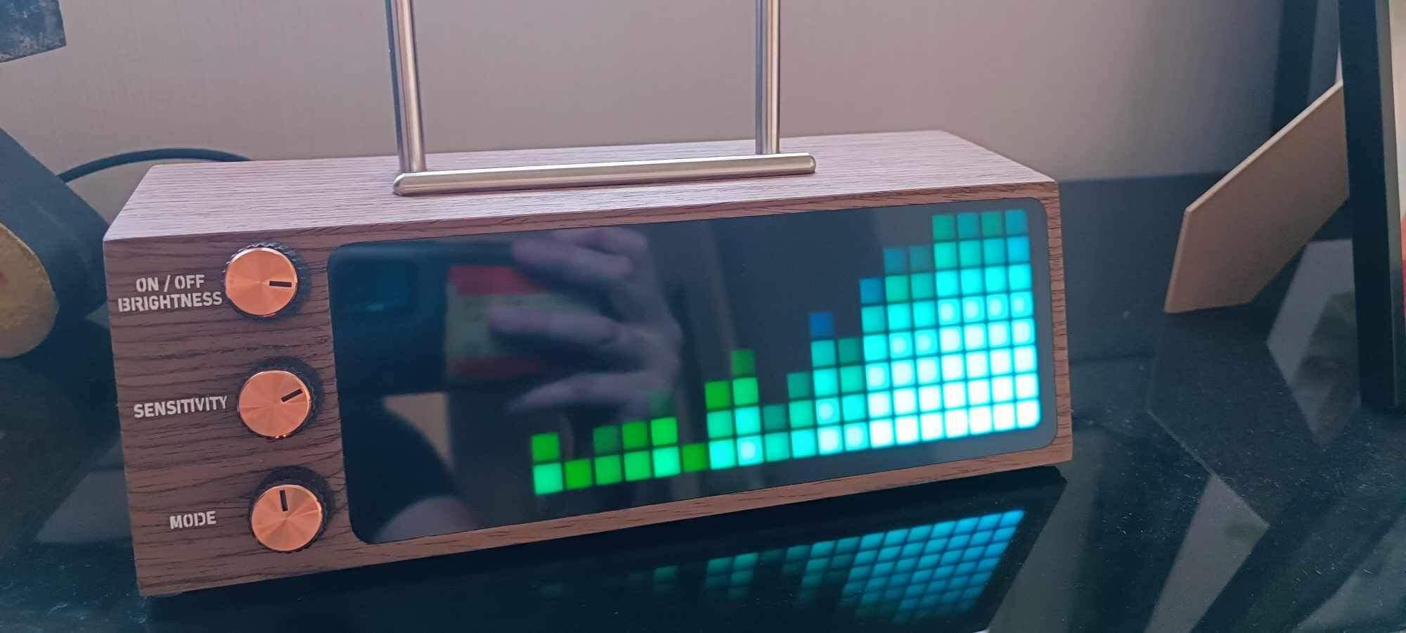 Smart Now Playing Vinyl Record Stand – PETRU