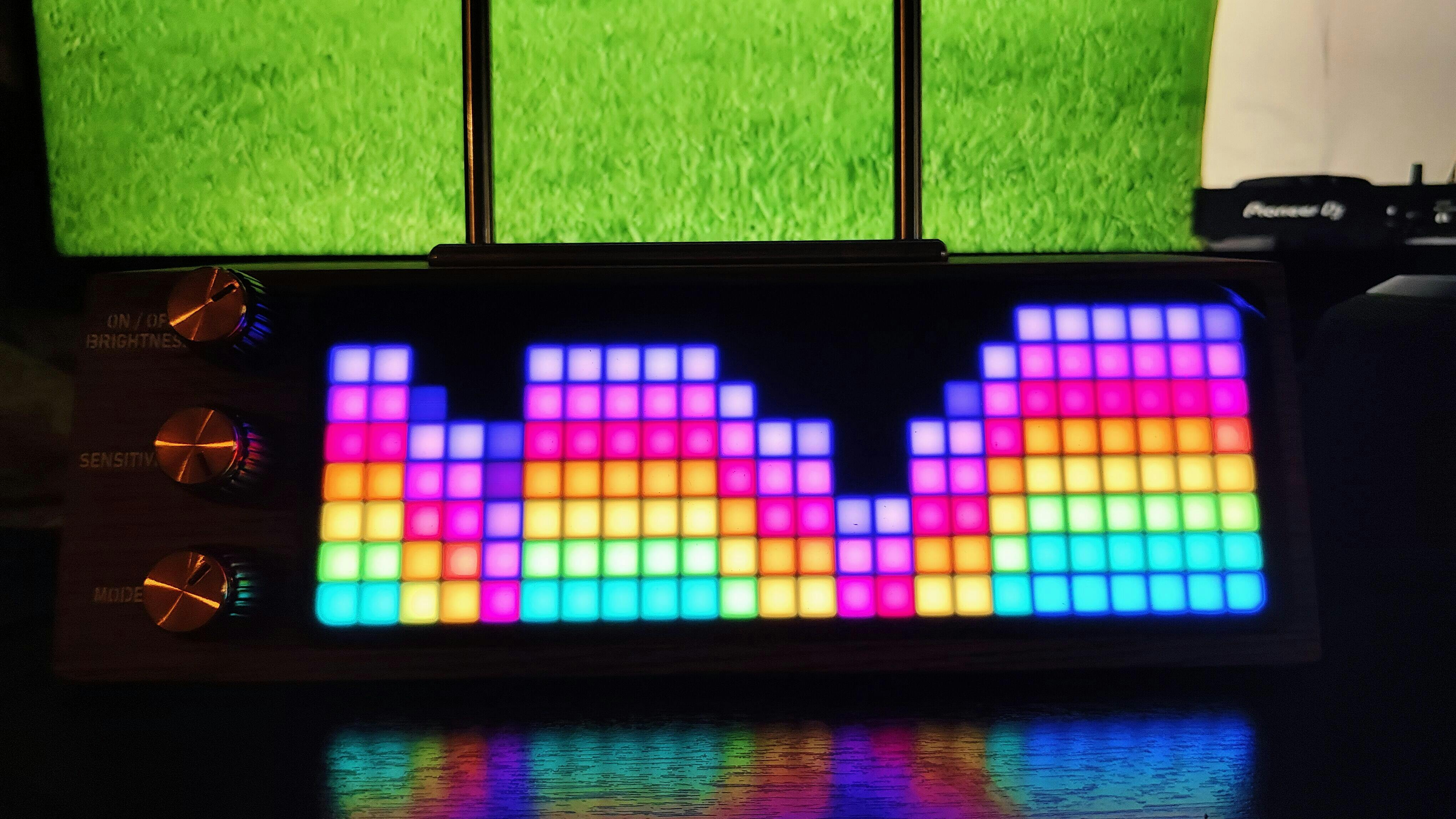 Smart Now Playing Vinyl Record Stand – PETRU