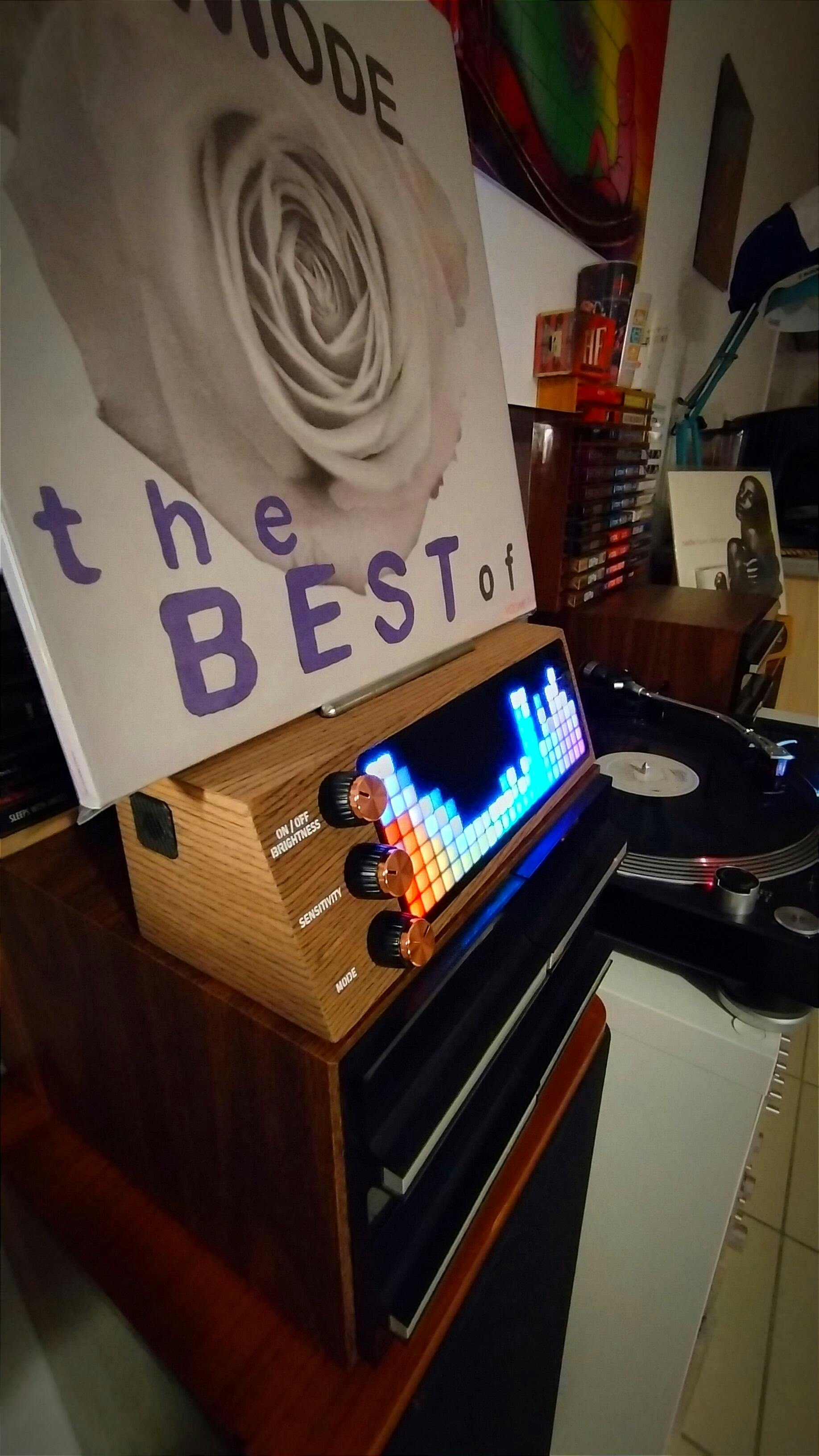 Smart Now Playing Vinyl Record Stand – PETRU