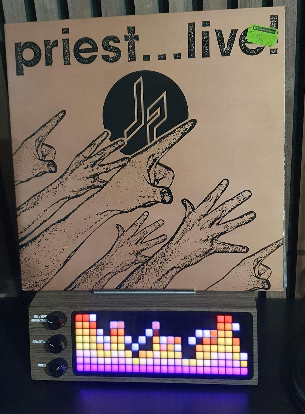 Smart Now Playing Vinyl Record Stand – PETRU