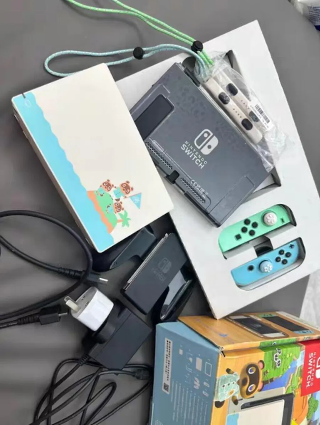 Nintendo Switch - Animal Crossing Edition