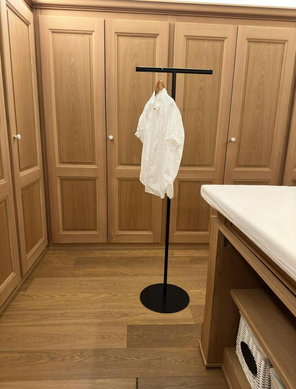 STEEL T-shaped CLOTHING RACK