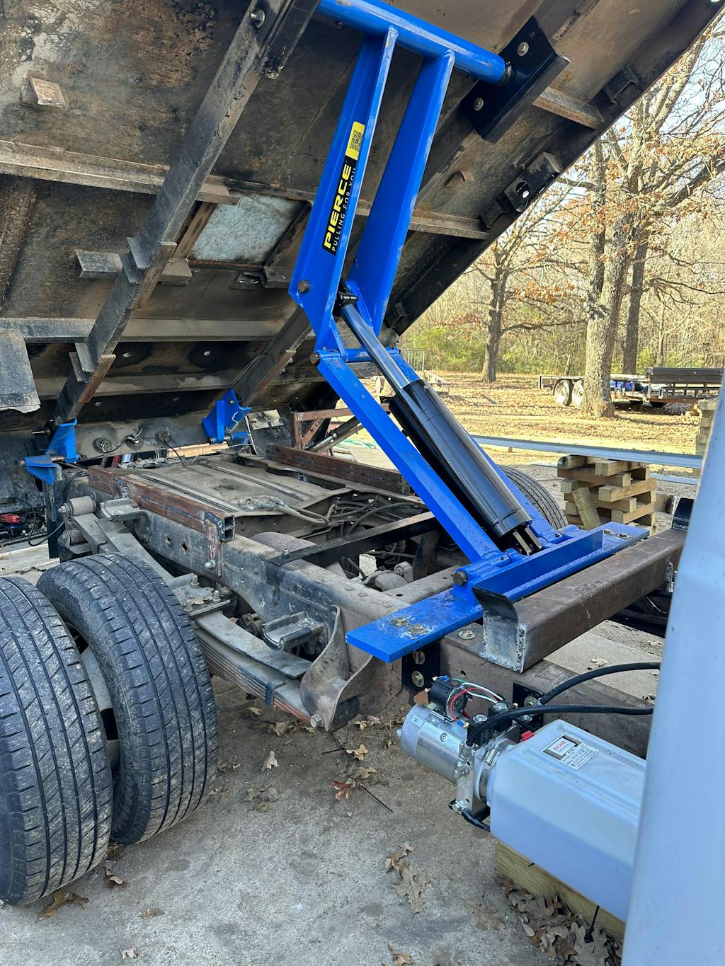 Medium Duty Flat Bed Dump Kit – PIERCE