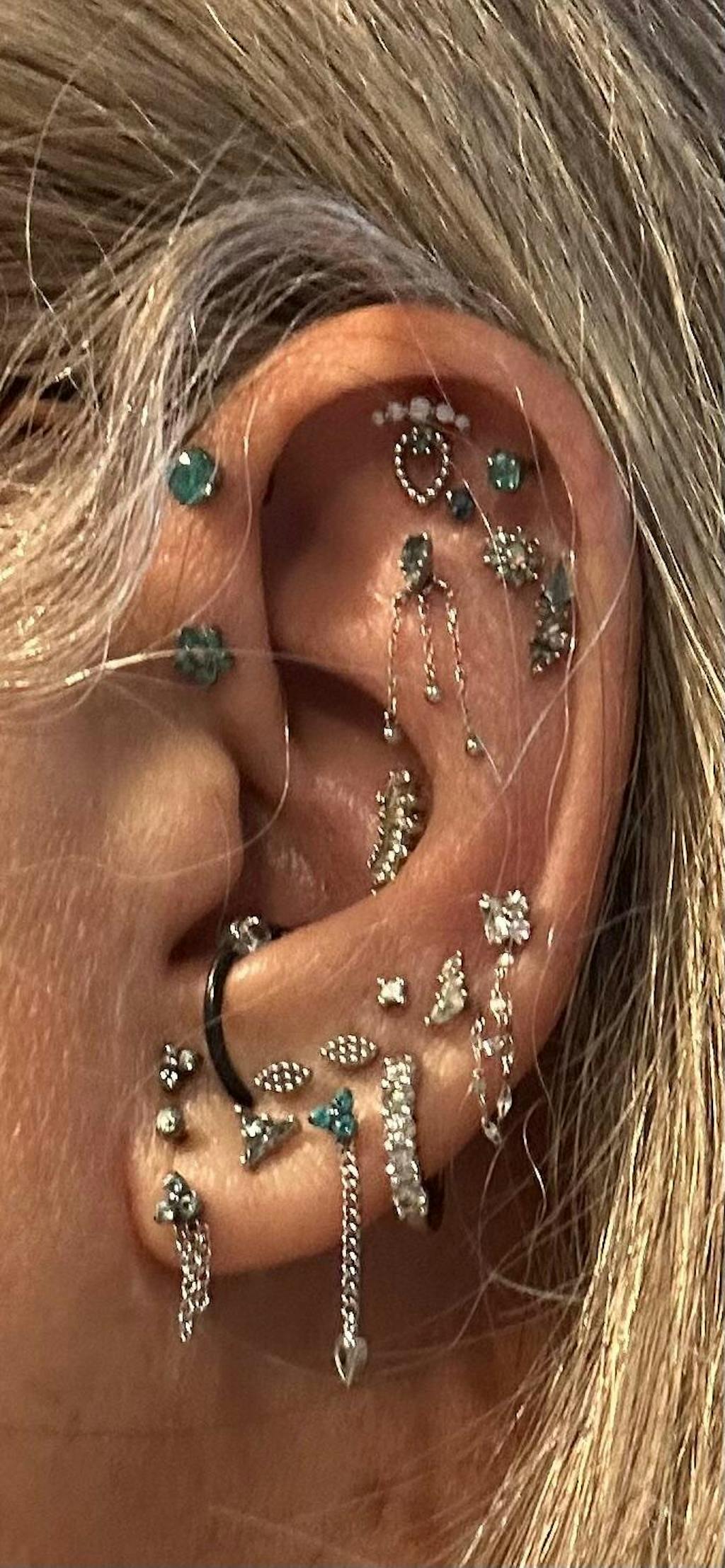 Painkiller – 14K Gold CZ Chain Dangle Charm | Piercing-Zone