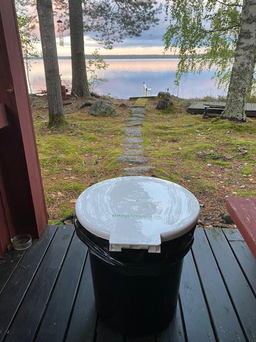 Pikkuvihreä - kuivakäymälöiden ja jäteveden ammattilainen