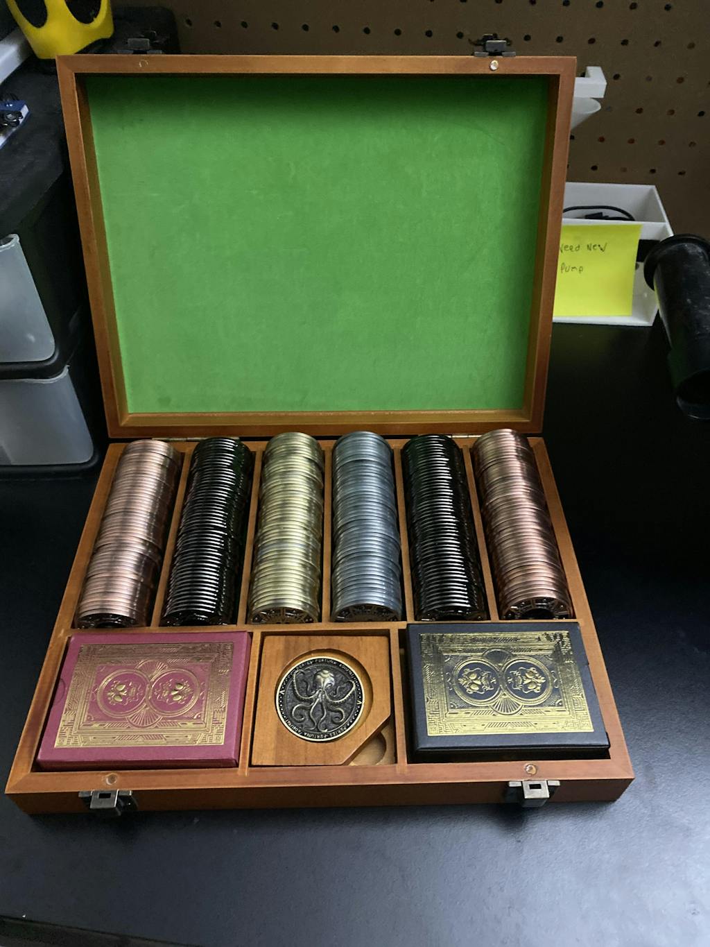 Metal Poker Chip Set 300pc The “Bundle Of Loot” – Pirate Gold Poker