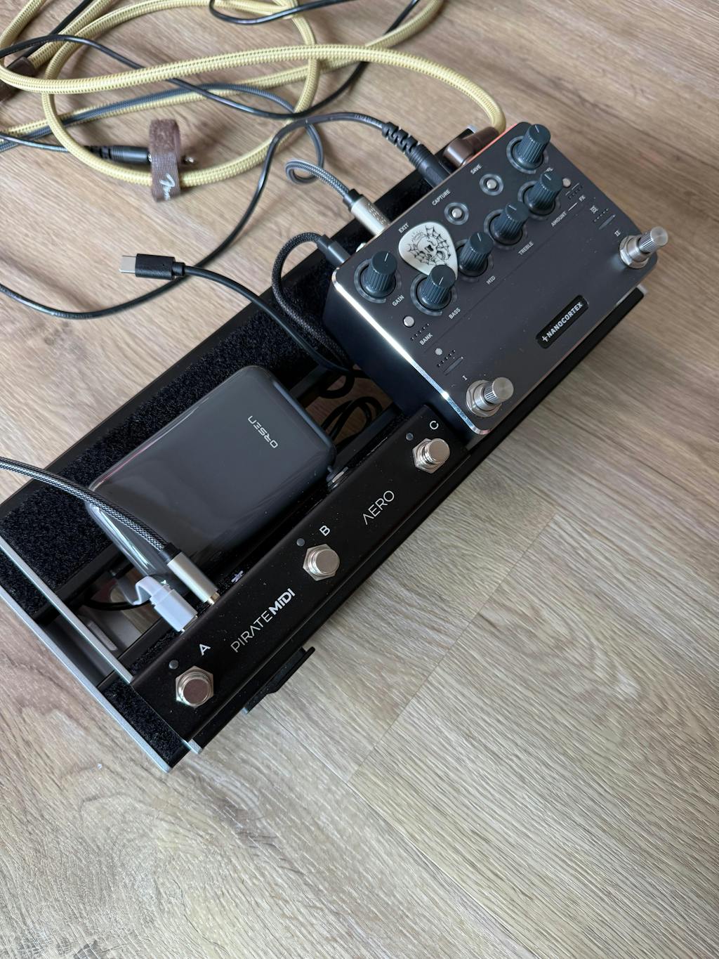 Aero | 3-Switch MIDI Controller – PIRATE MIDI