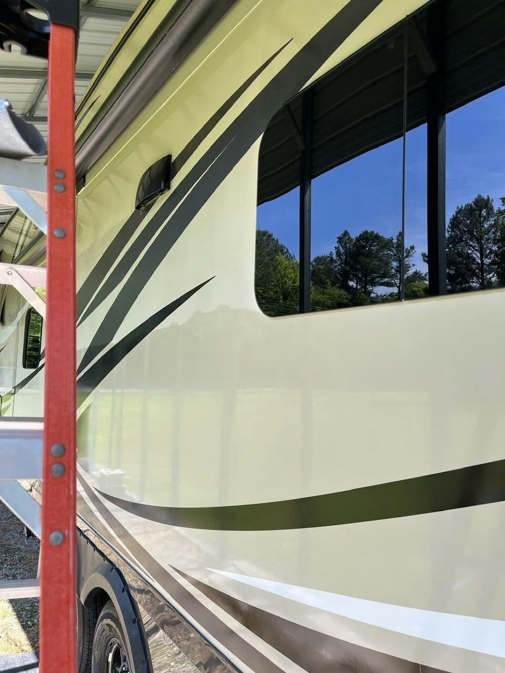 Proprietary Boat and RV Restoration Kit | Poli Glow®