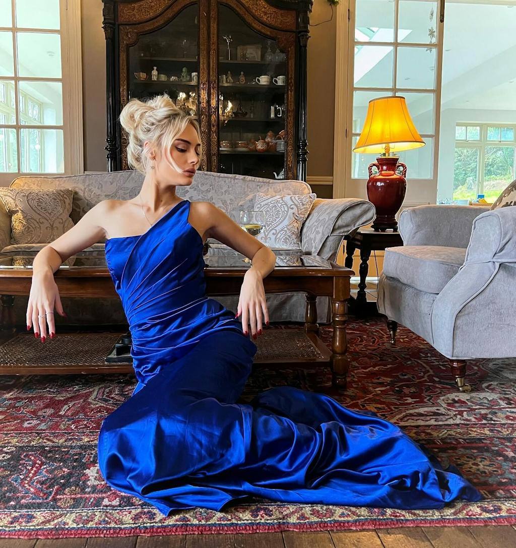 Paisley Stylish One Shoulder Pleated Slit Satin Dresses